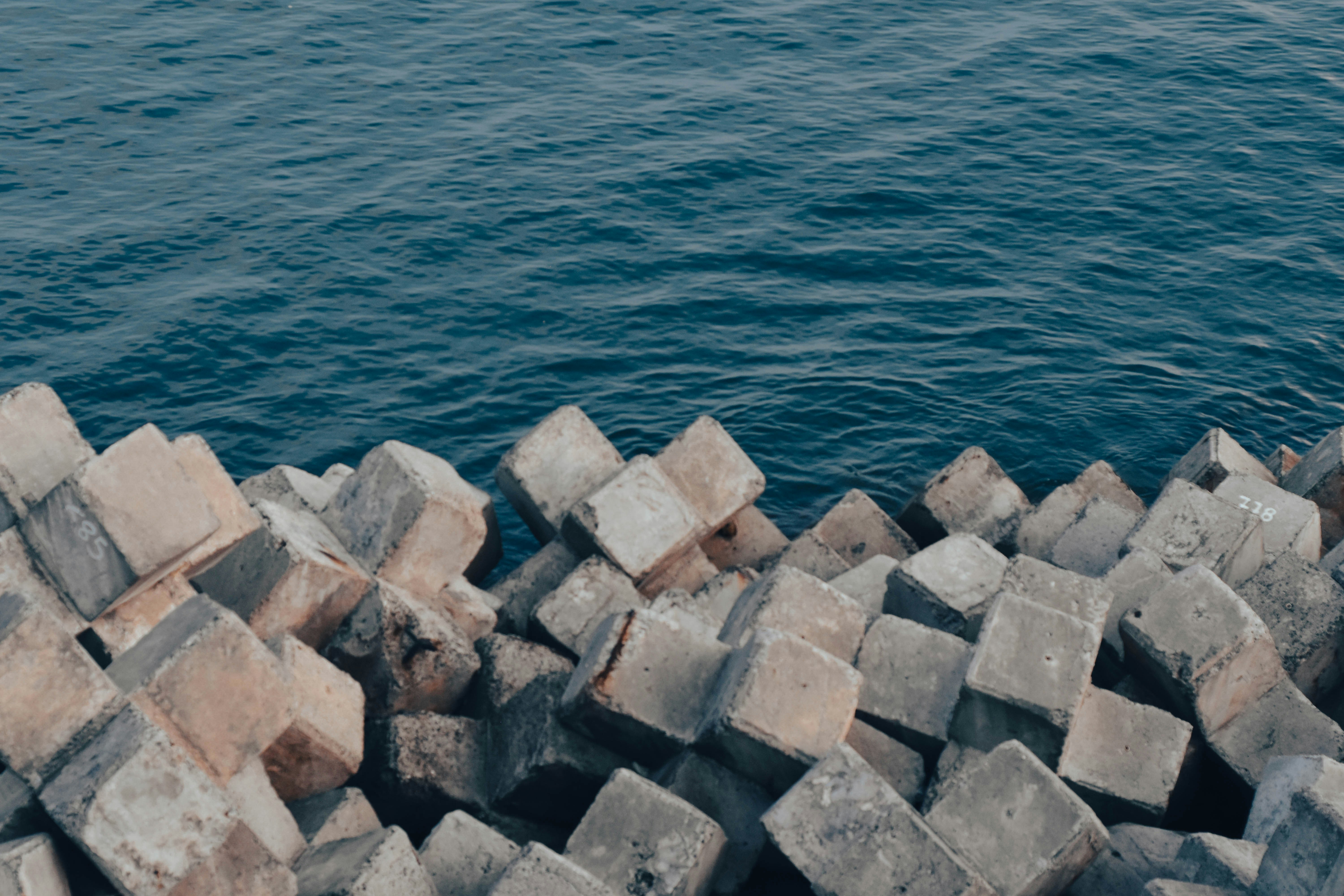 Stone Grids at Sea: The Quiet Geometry of a Breakwater