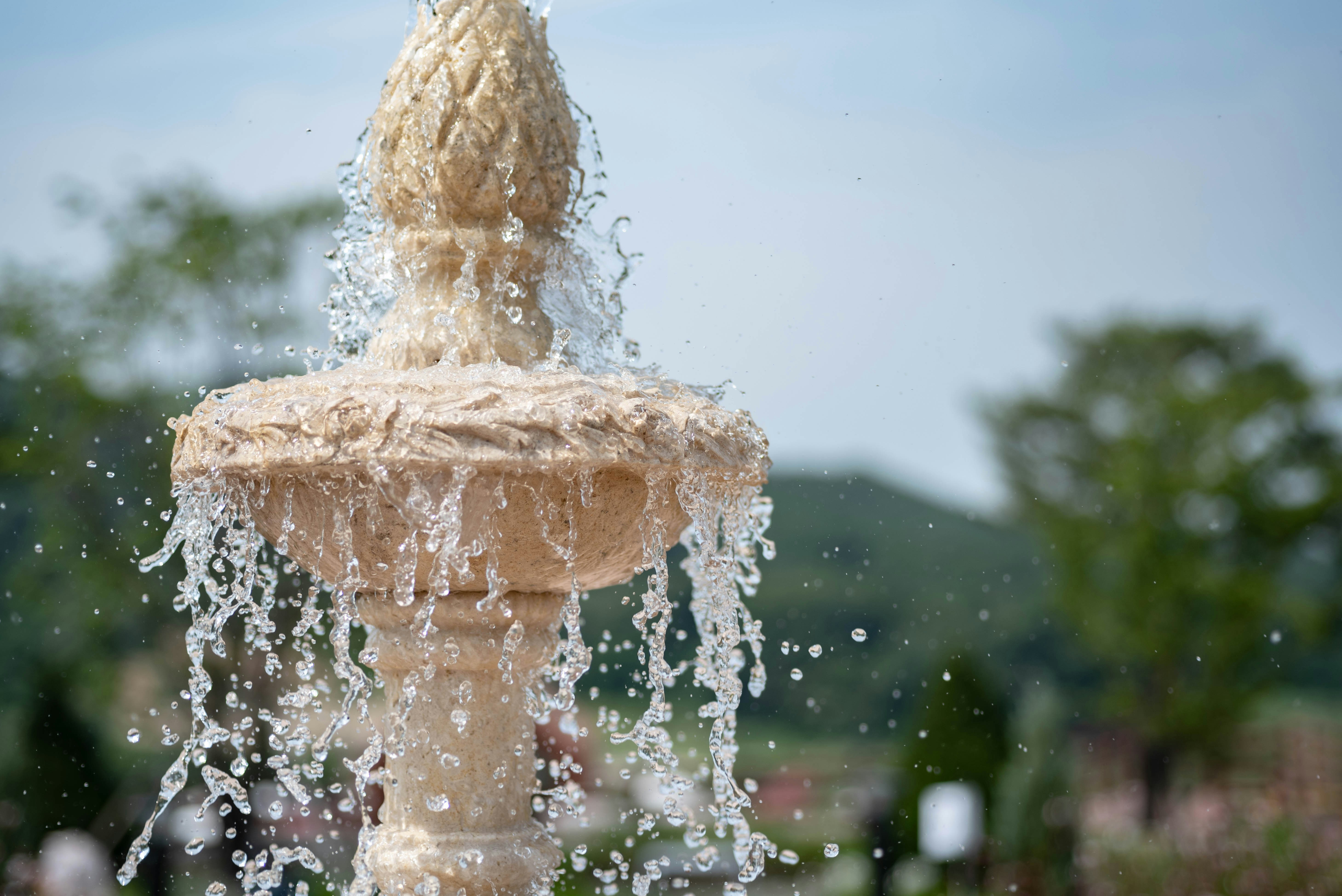 A water fountain spewing out of it's sides photo – Free 대한민국 경기도 용인시 ...