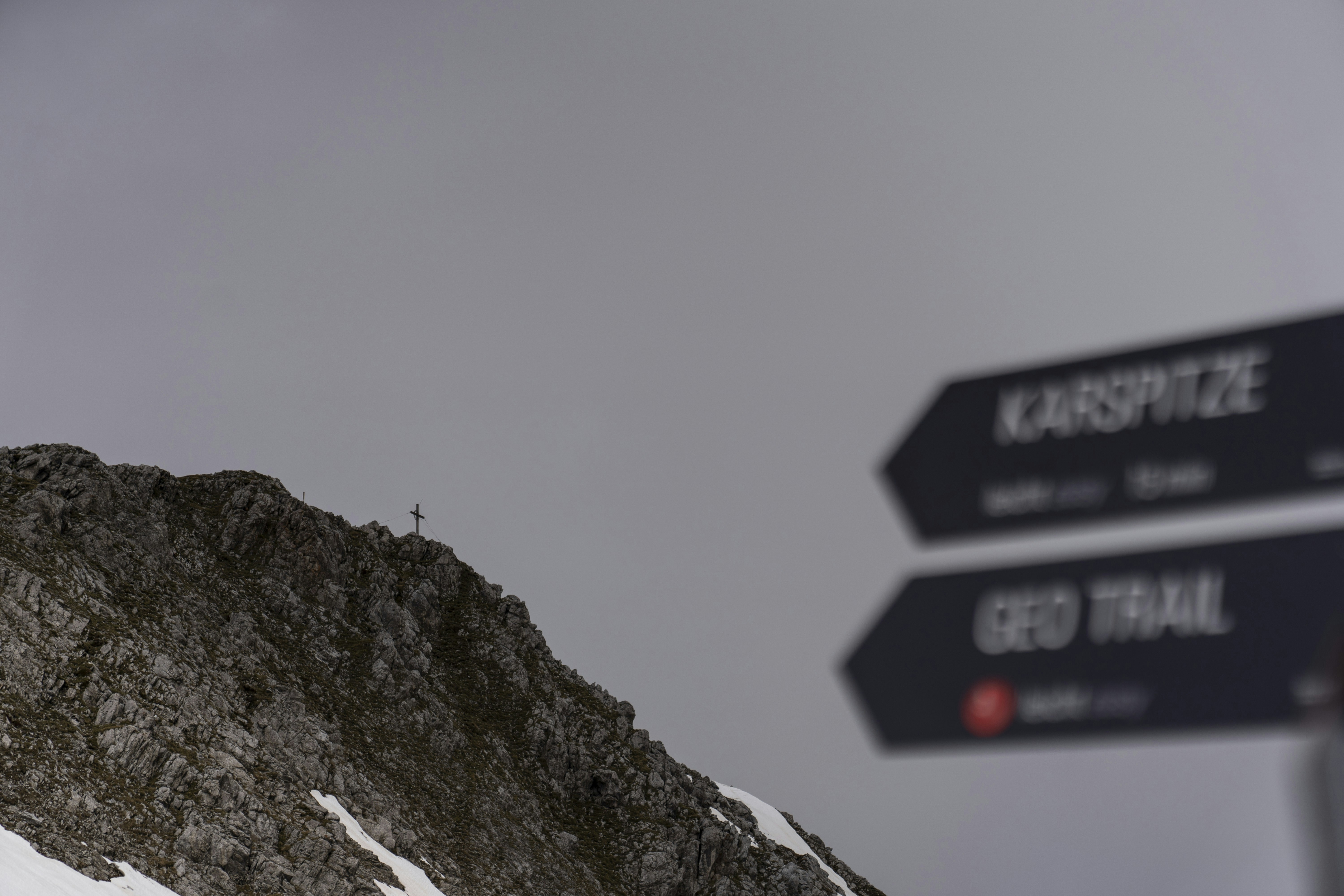 Rugged Ridge, Snow Dust, and a Ghosted Trail Sign