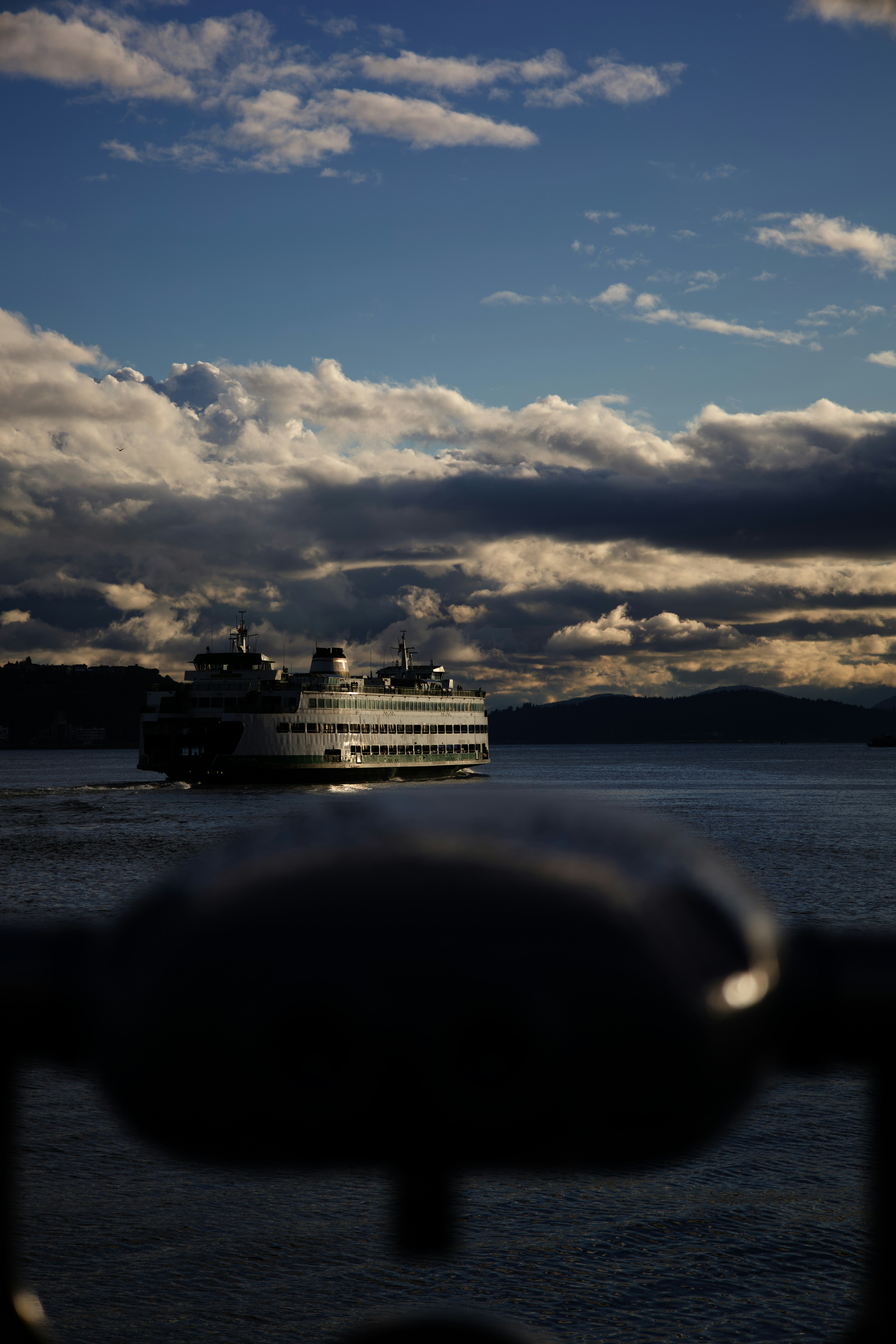 A view of a large boat in the water photo – Free Boat Image on Unsplash