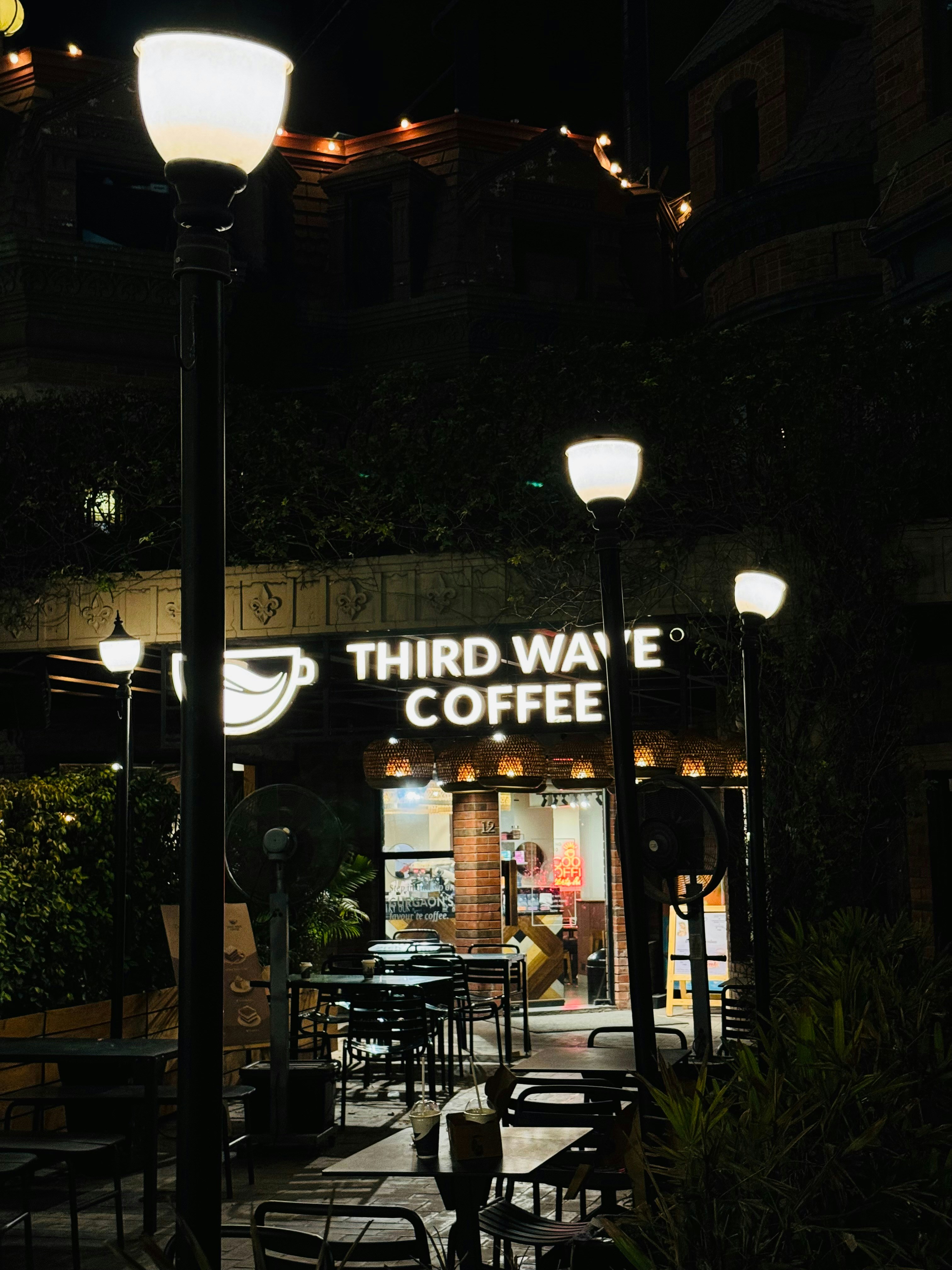 Dusk Lanterns and a Neon Welcome: Third Wave Coffee's Quiet Glow