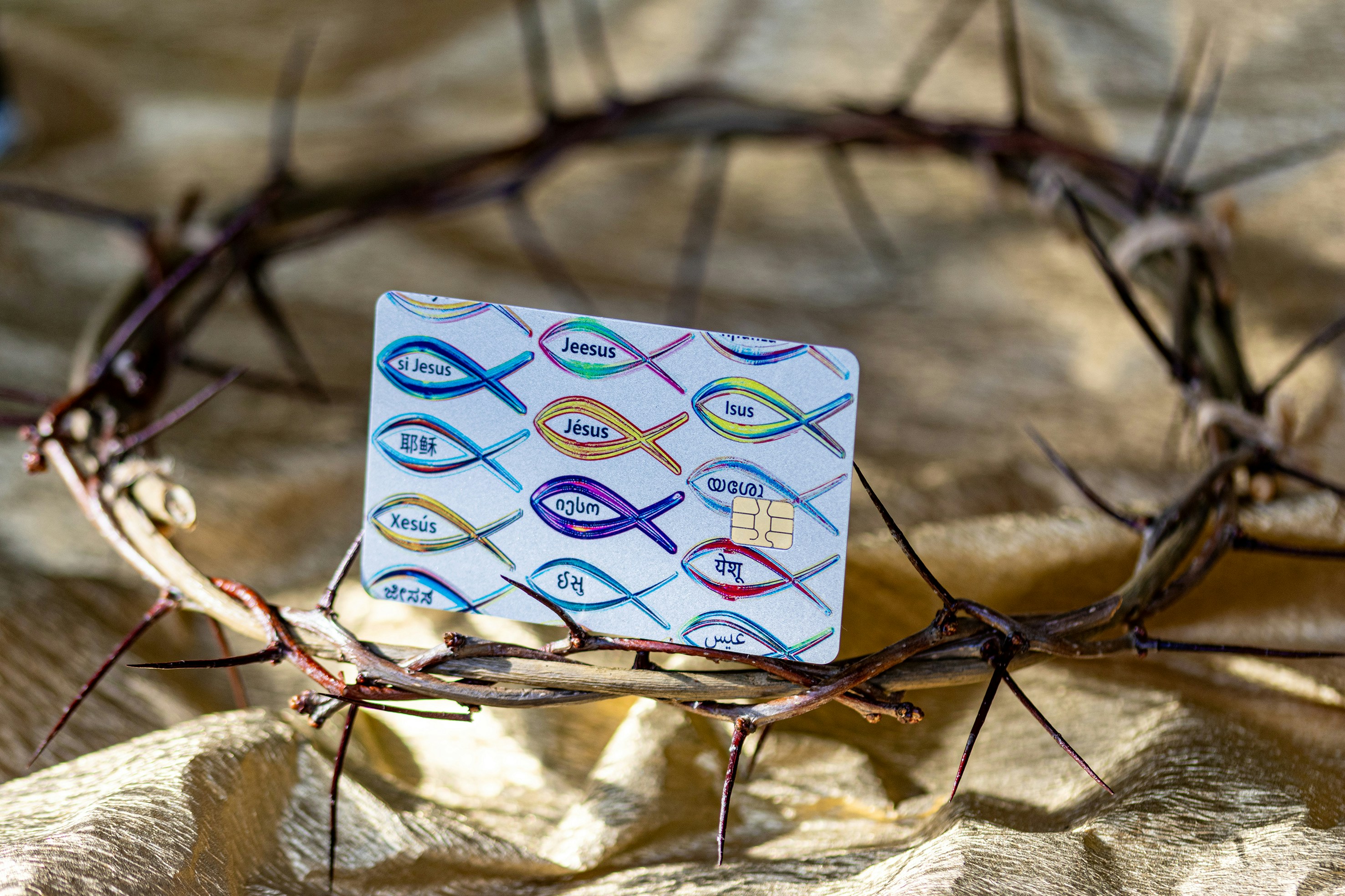 A crown of thorns and a chip card