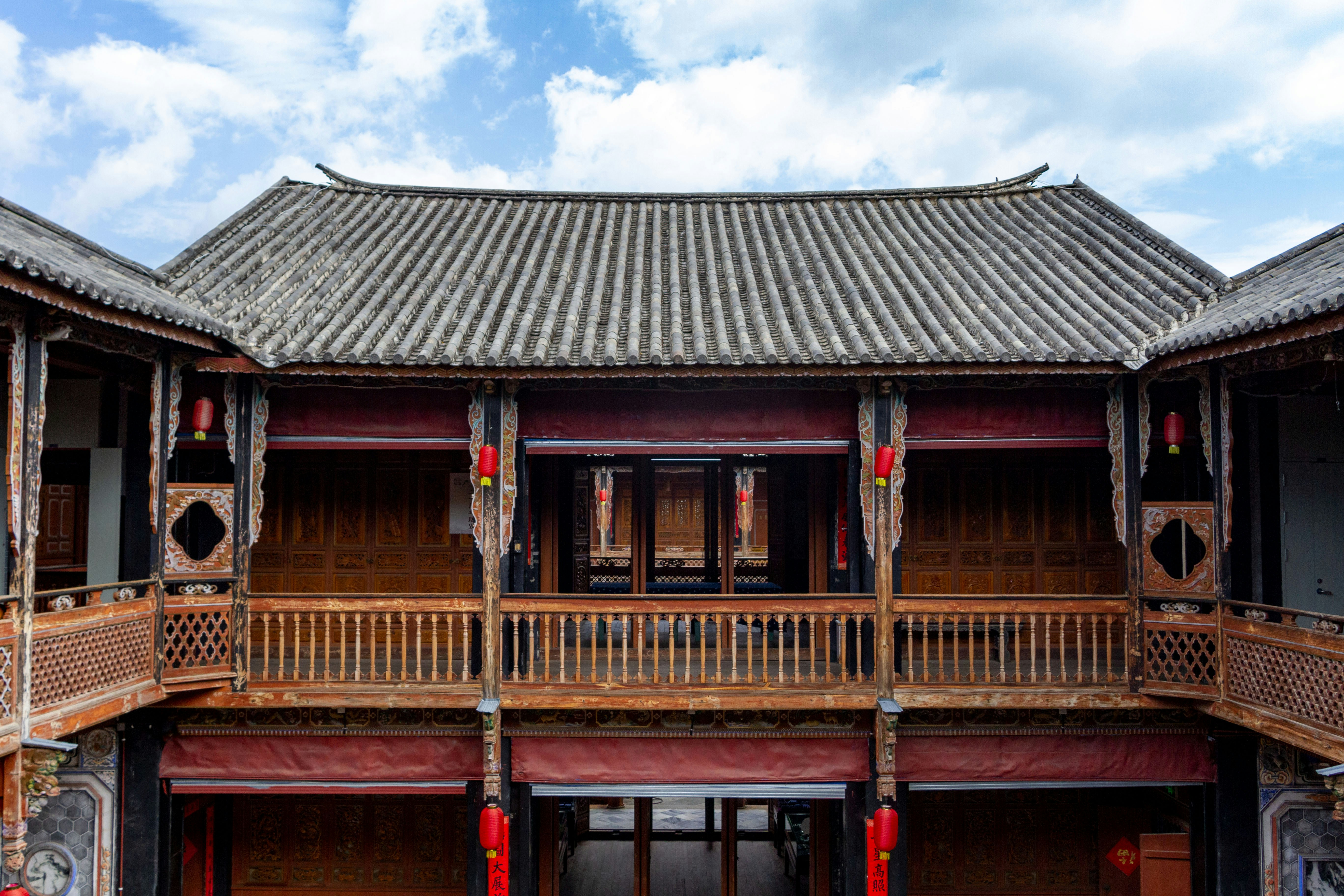 Timber Courtyard: Symmetry Beneath Red Lanterns