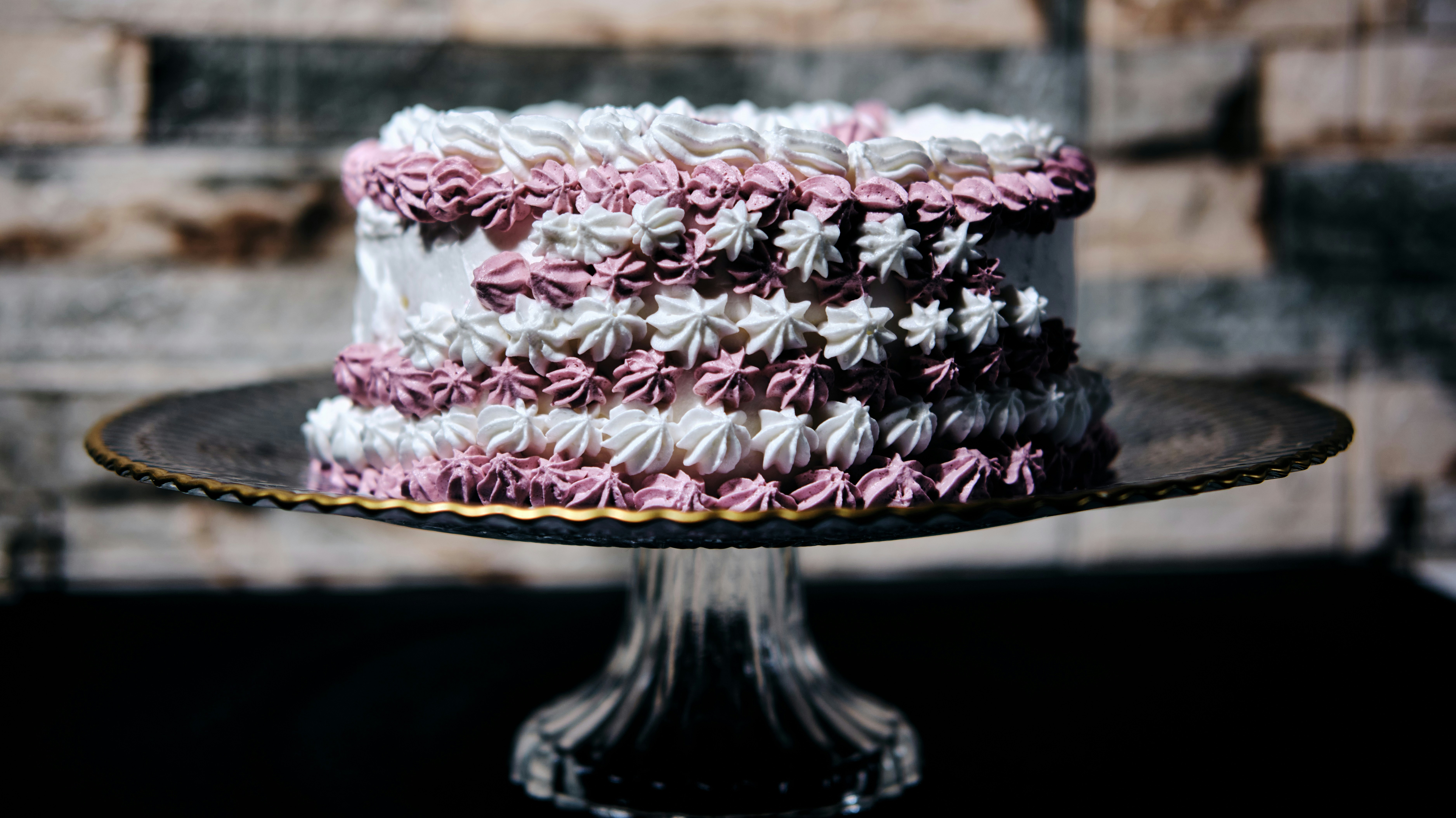 A close up of a cake on a plate photo – Free Food Image on Unsplash