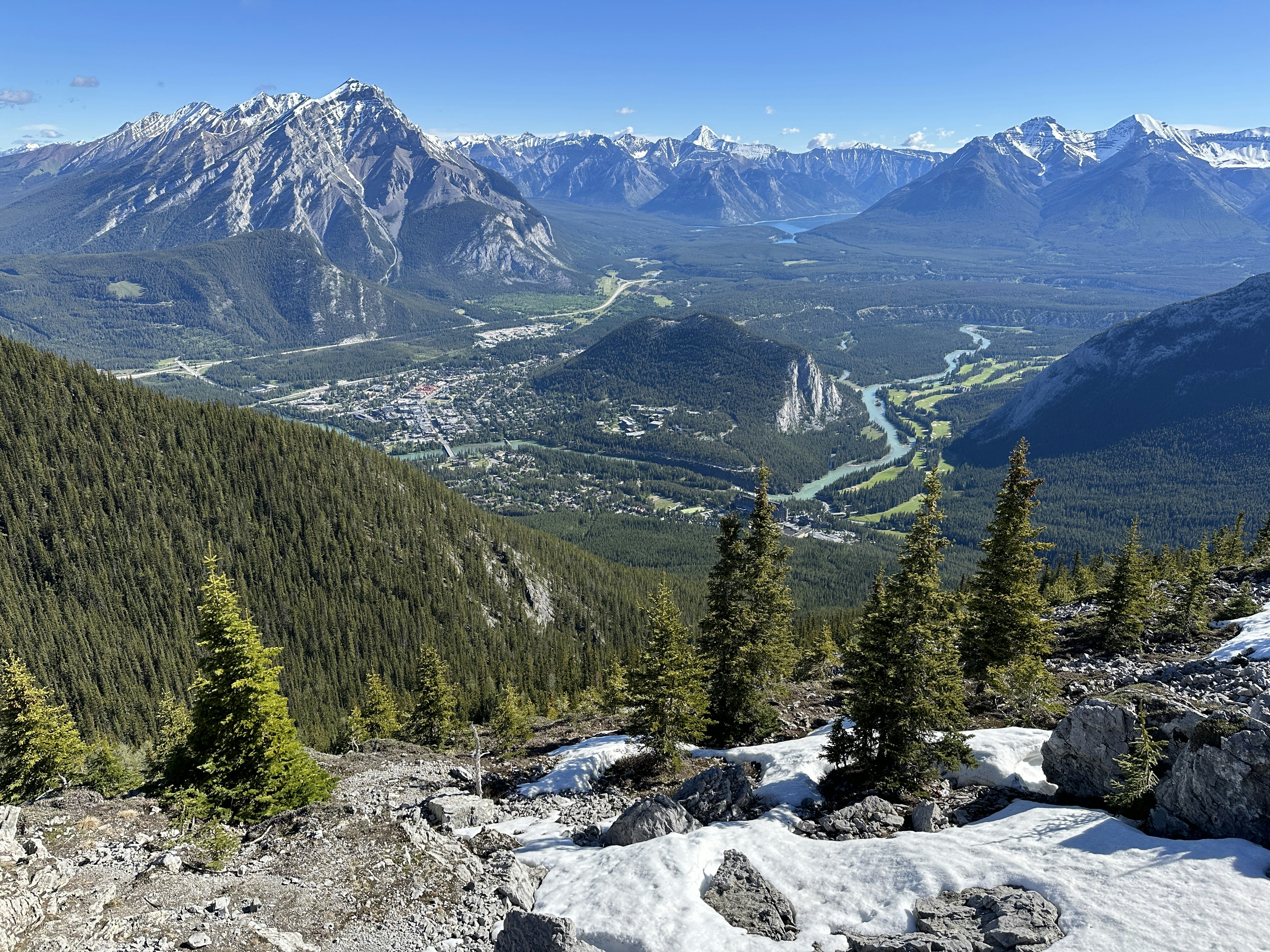 A scenic view of a valley and mountains photo – Free Canada Image on ...