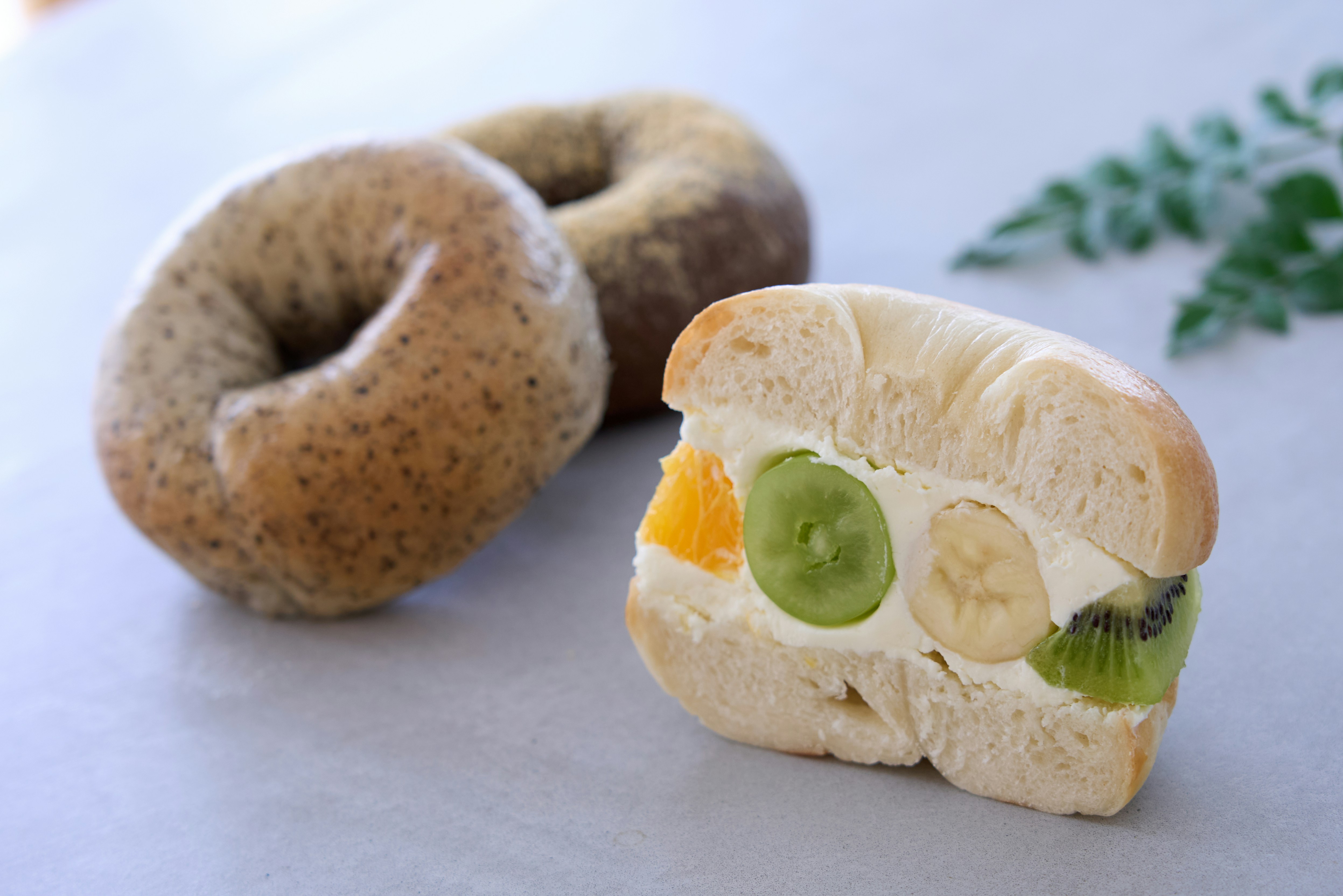 Citrus Kiwi Cream Bun: A Quiet Close-Up Still Life