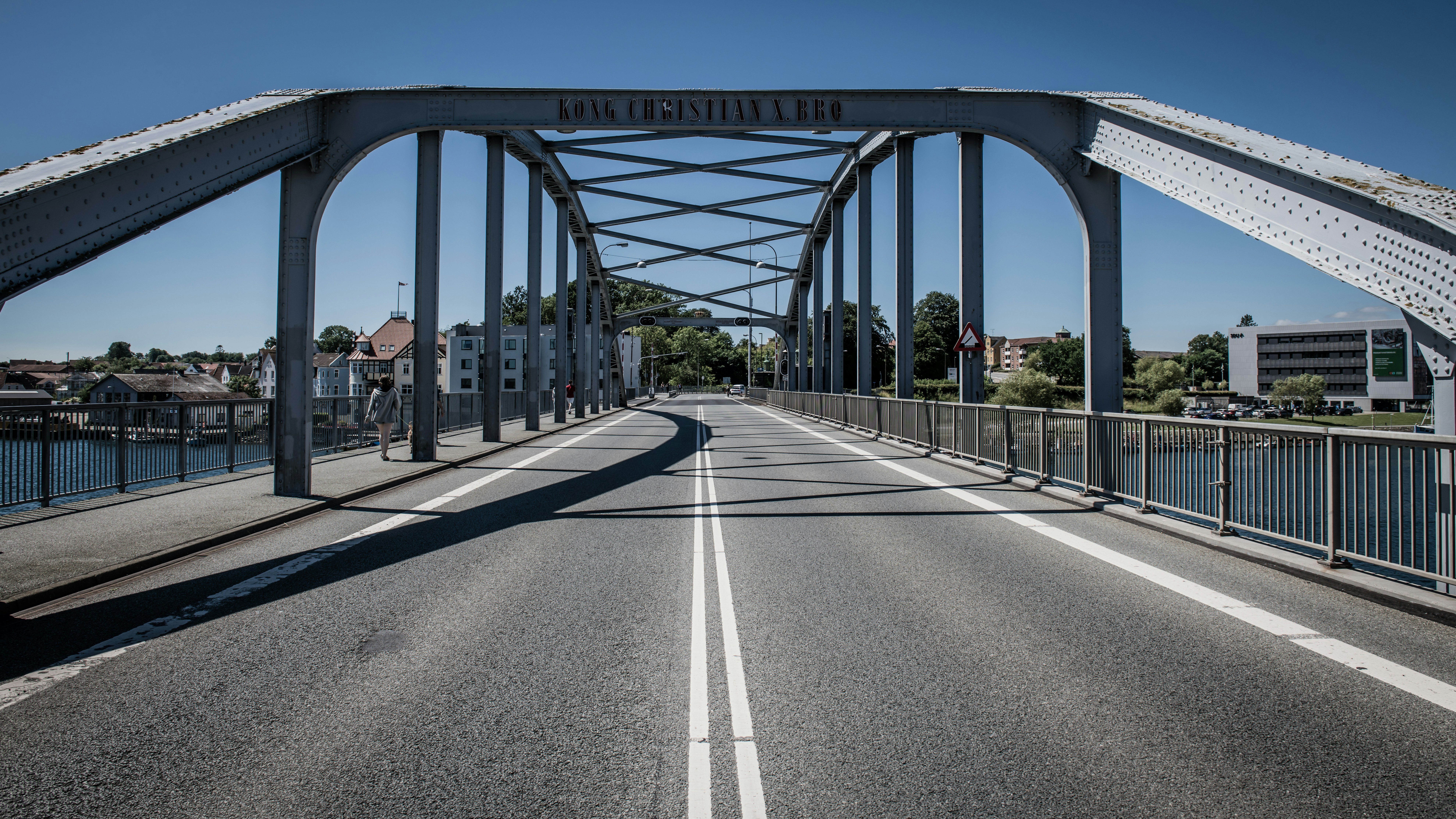 Symmetry in Steel: Urban Bridge Perspective