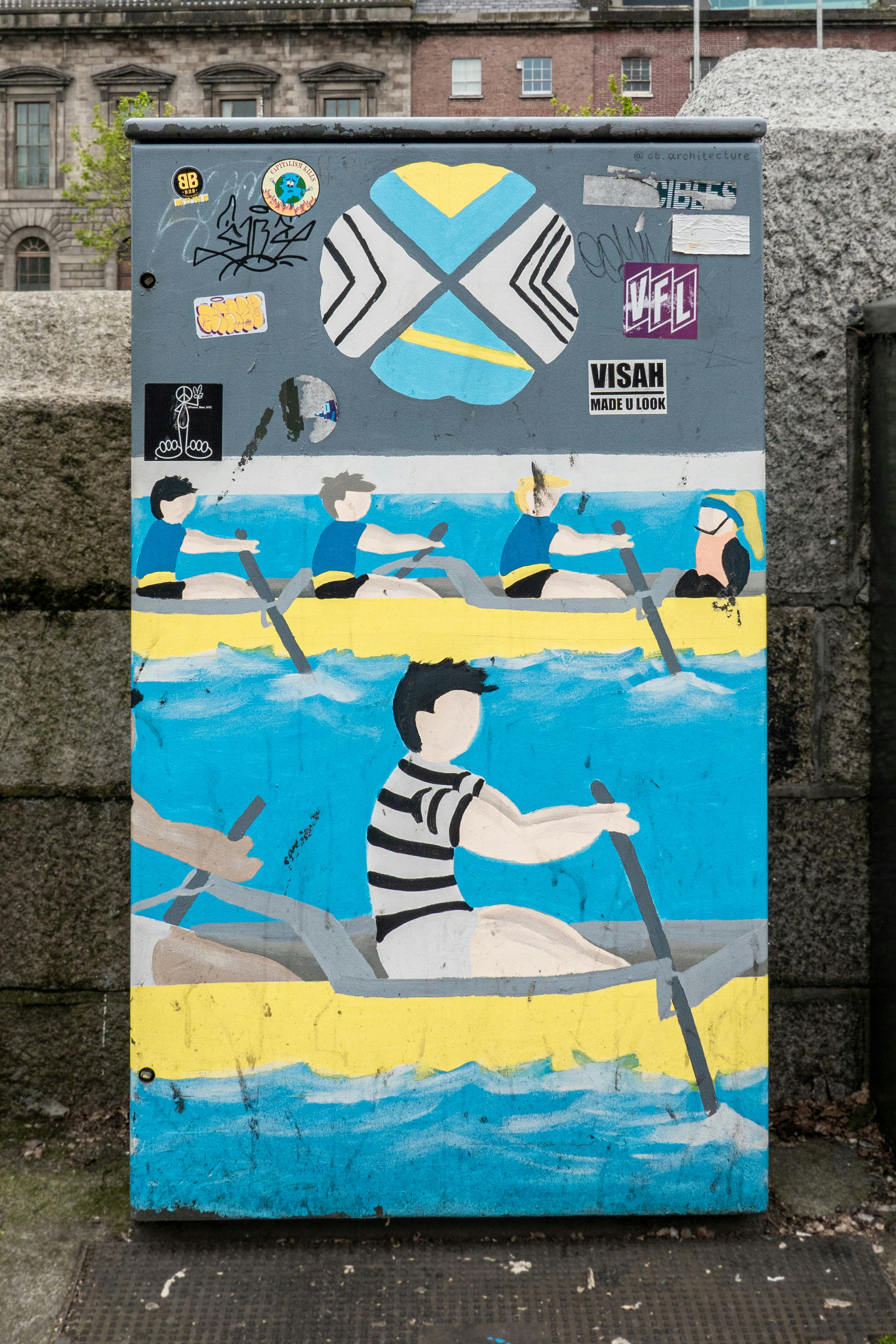 Urban Regatta on Concrete: A Rowers’ Scene Painted Across a Utility Box