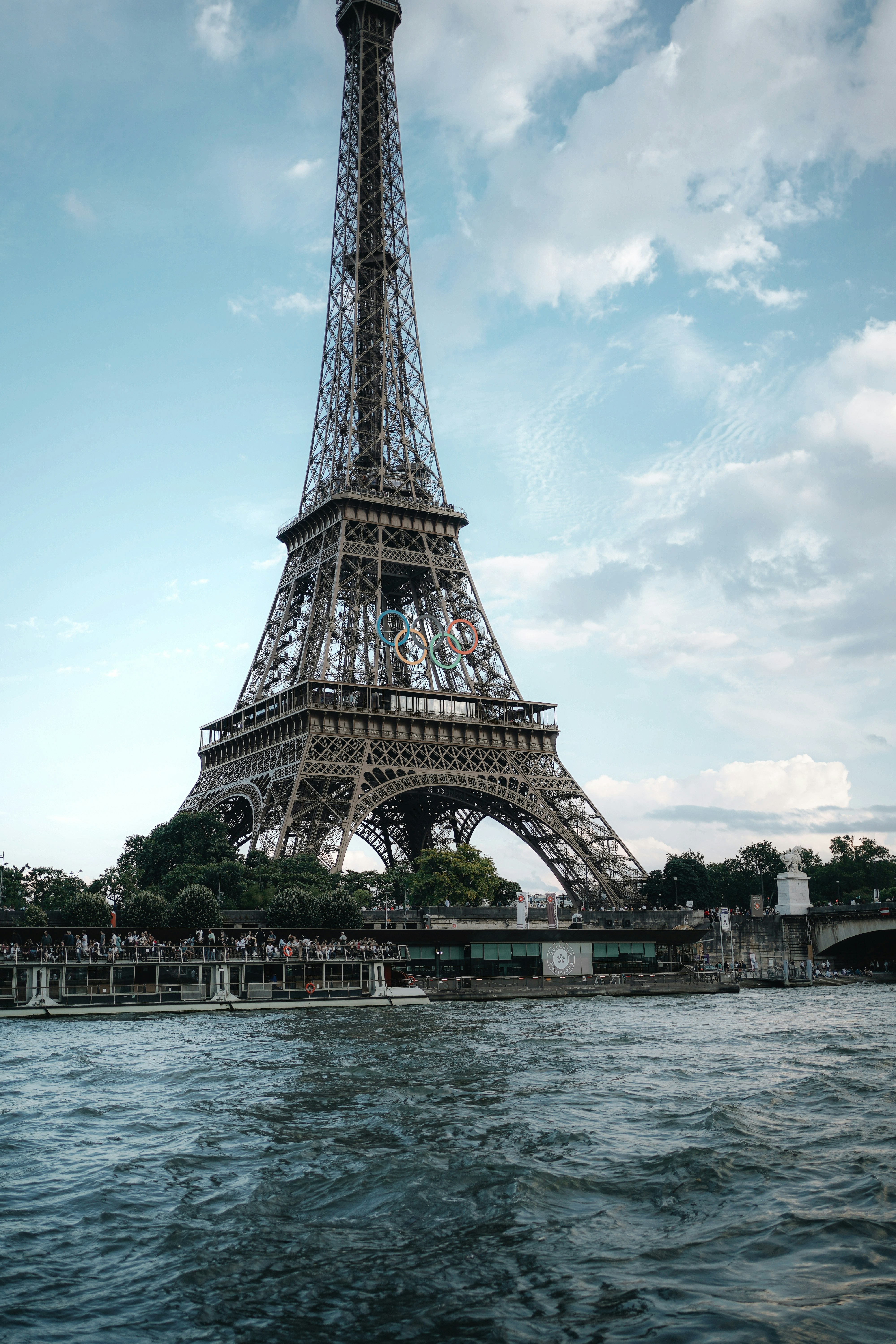 The eiffel tower towering over the city of paris photo – Free Eiffel ...
