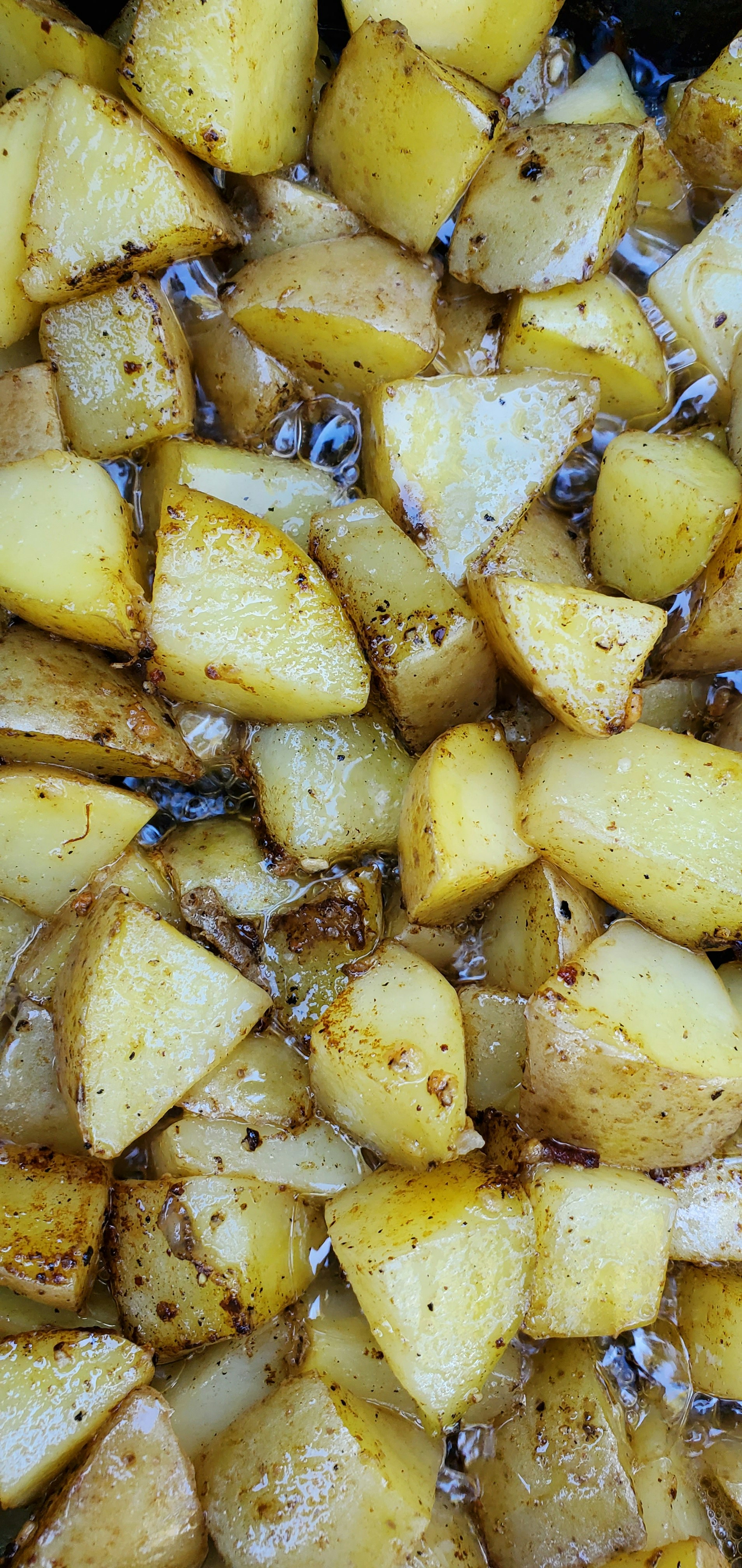 Golden Glimmers: Pan-Fried Potatoes in Crisp Streaks