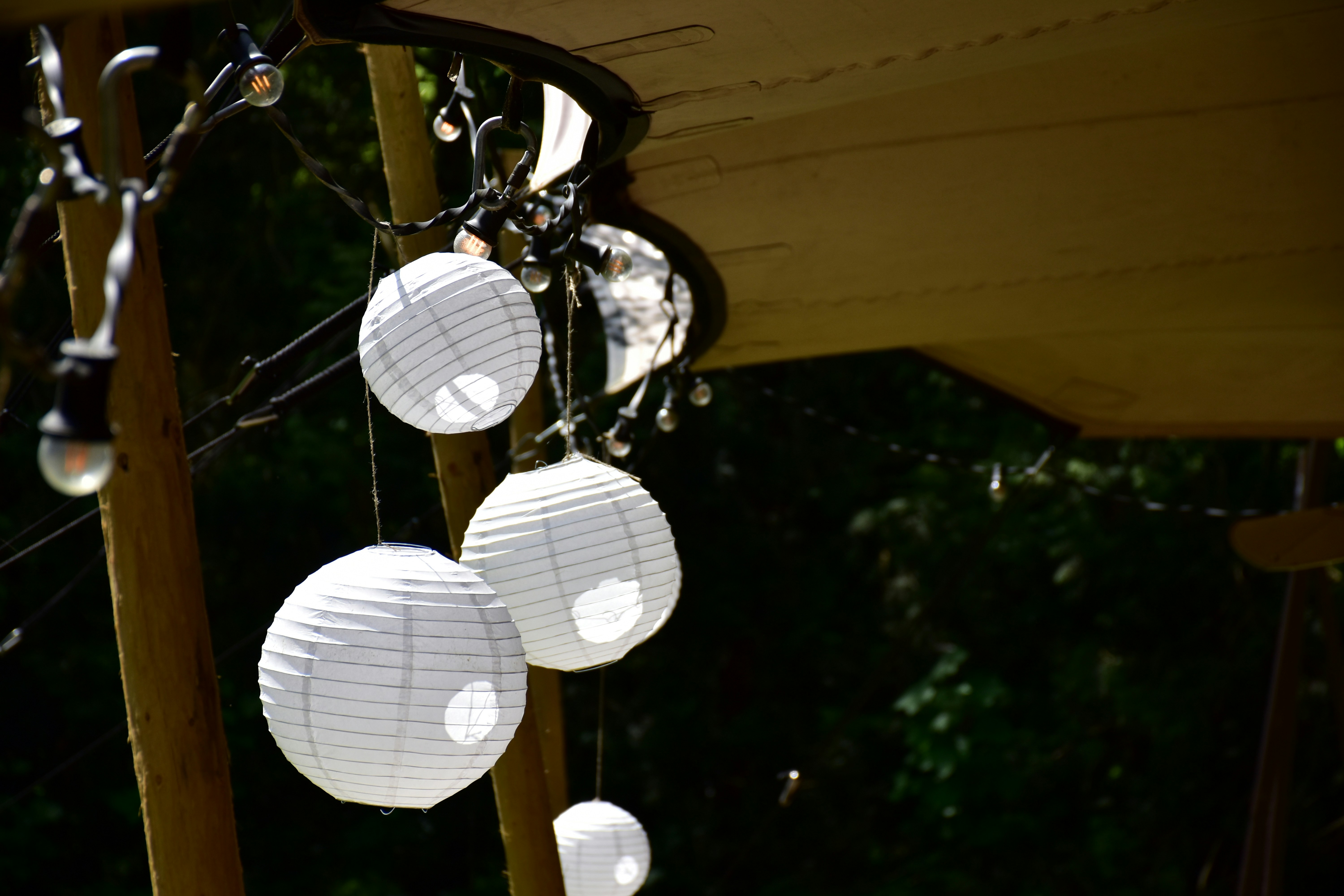 Chinese lanterns in the sunlight (Fun in the party tent - festival)