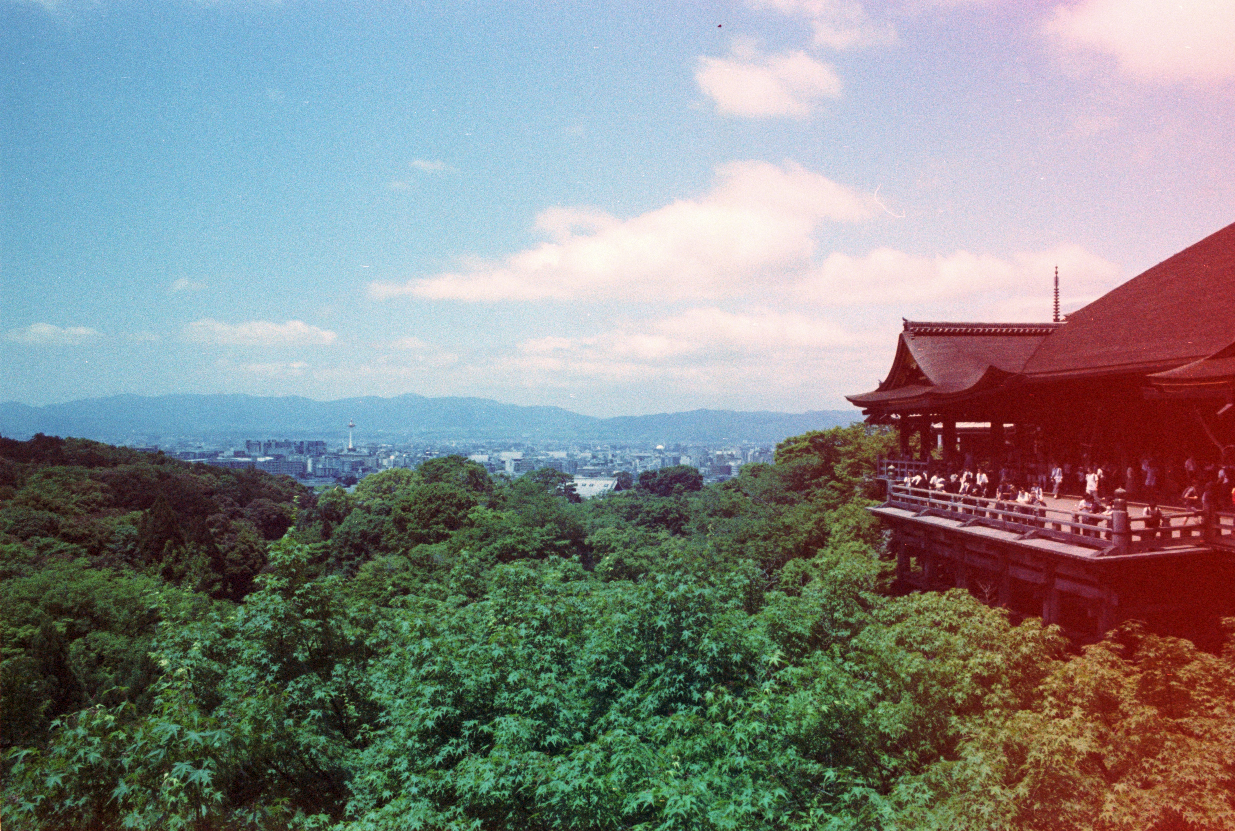 Terrace of the Green Hills: A Kyoto-Style Temple Overlook