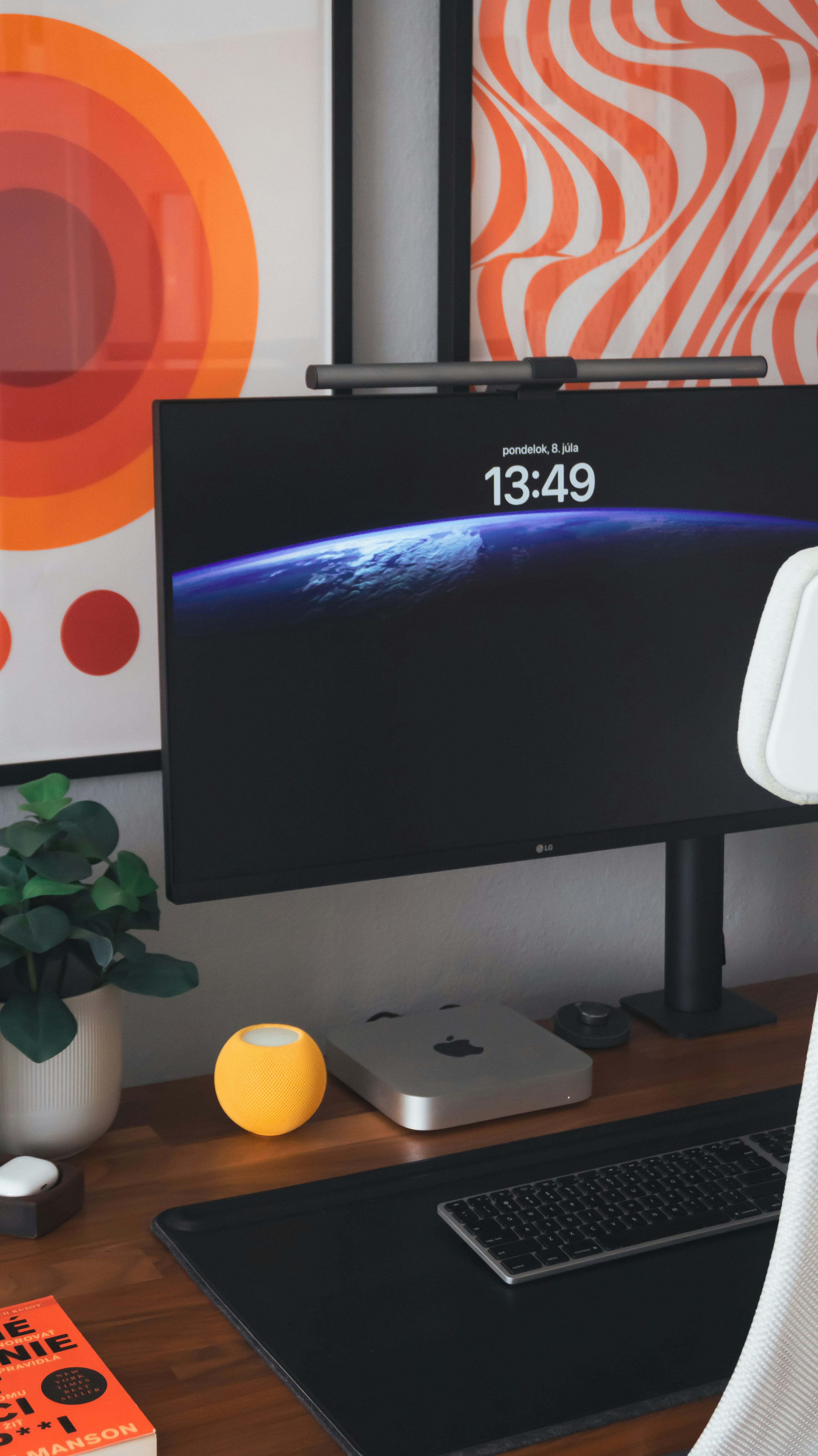 A desk with a computer monitor and keyboard photo – Free Bratislava ...