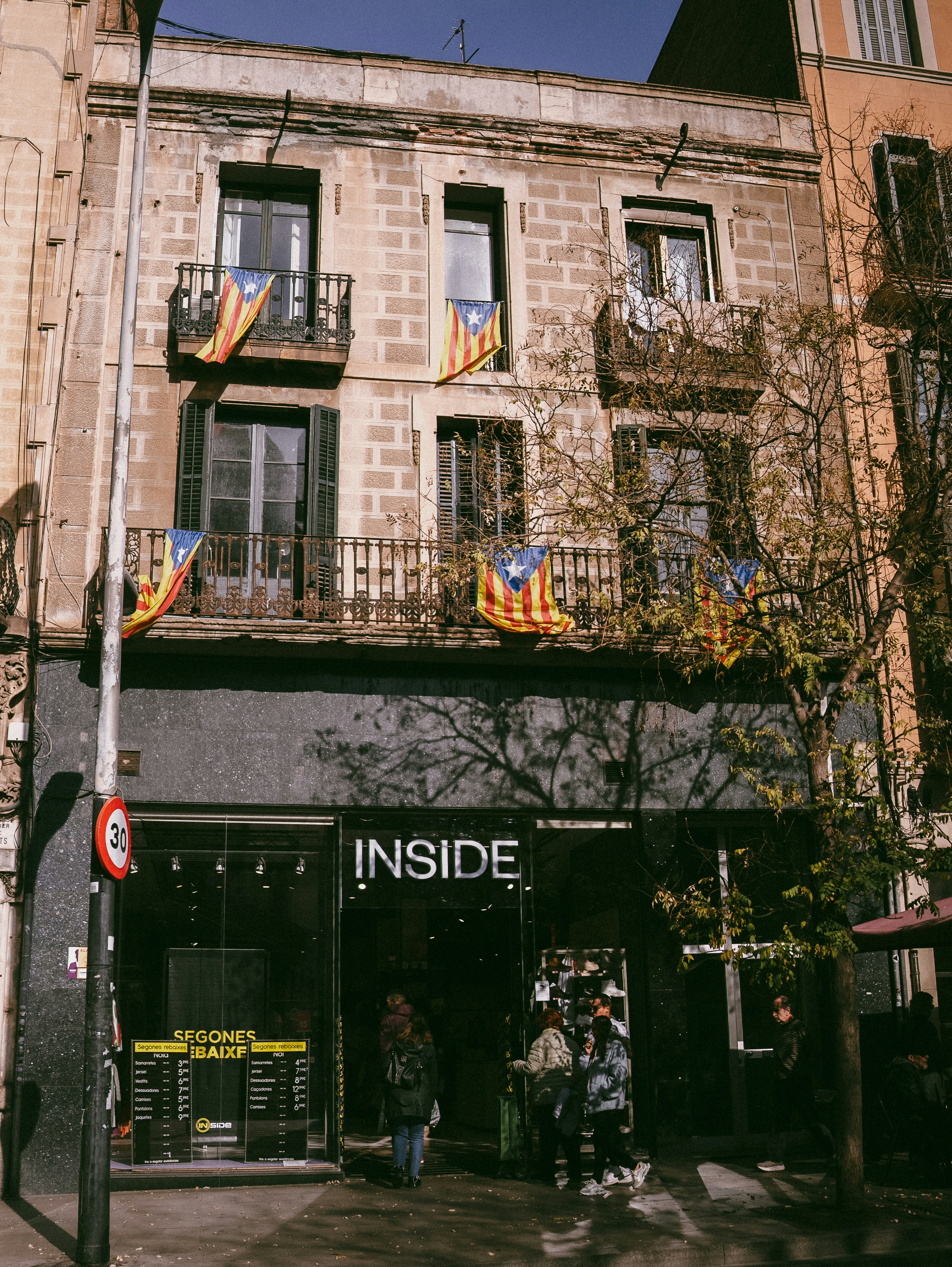 Photo by Omar Ramadan with Sony FX3