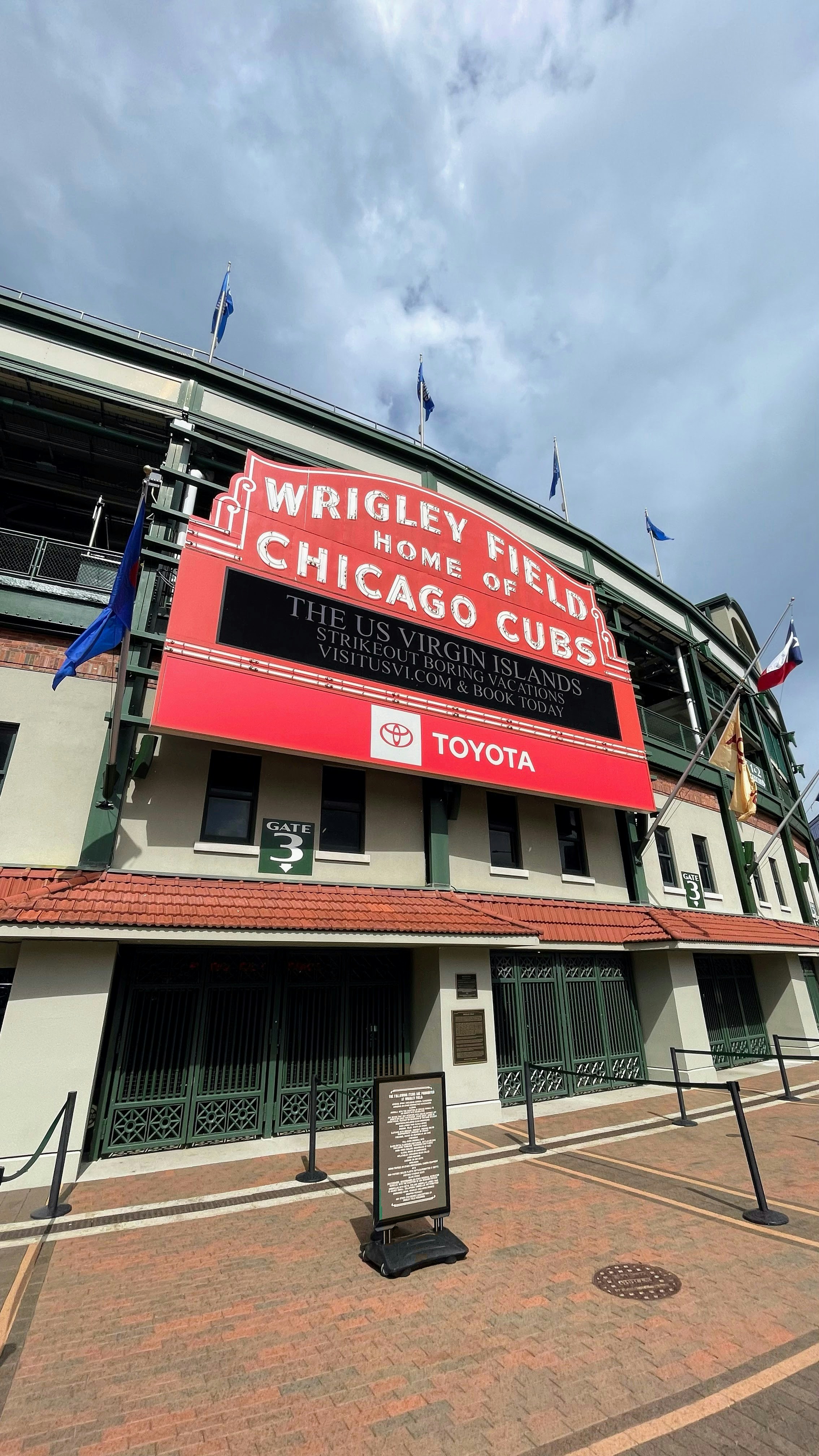 The wrigley field chicago cubs baseball stadium photo – Free Building ...