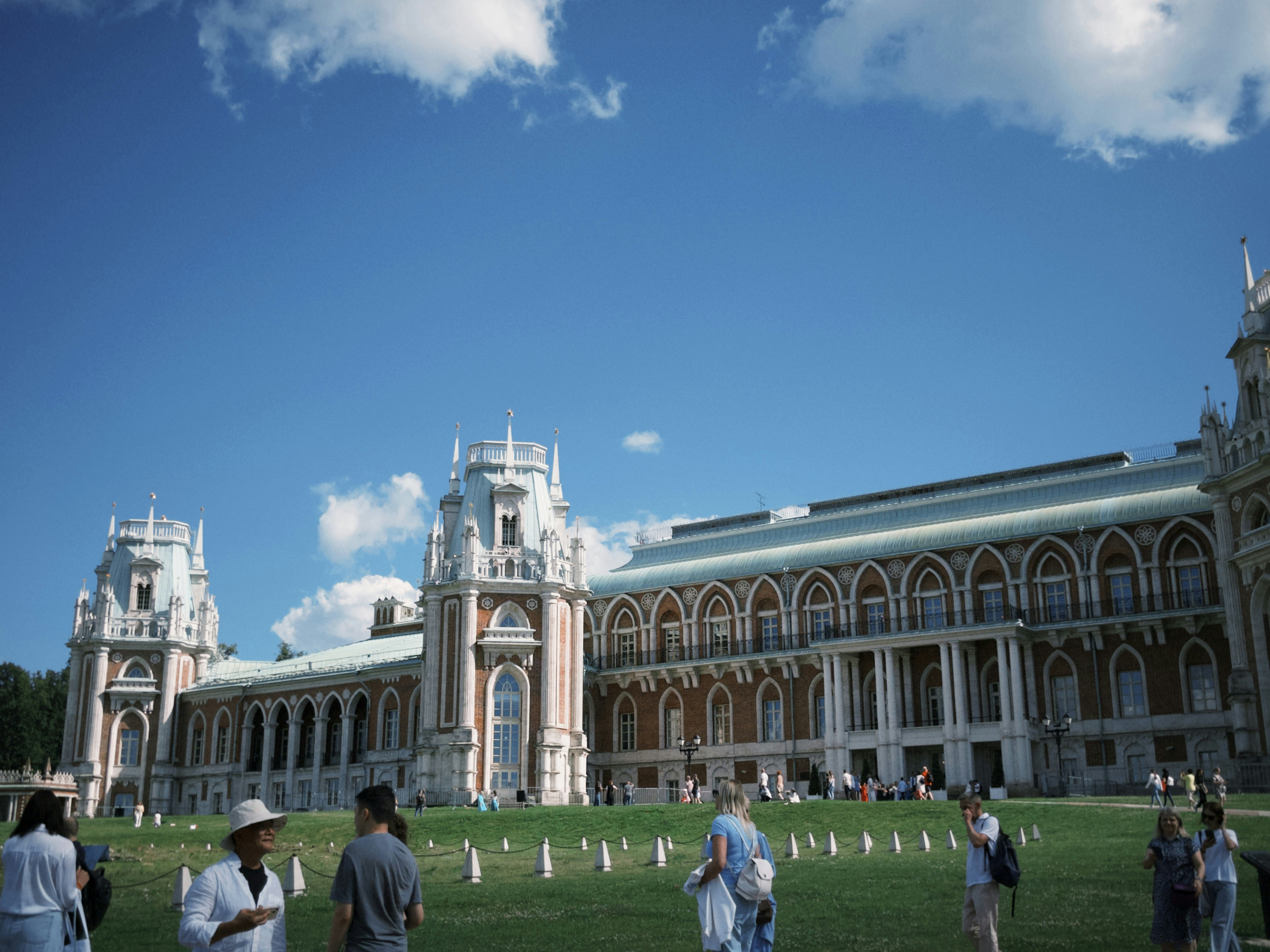 Sunlit Arcades and Twin Towers: A Courtyard Portrait of Architecture