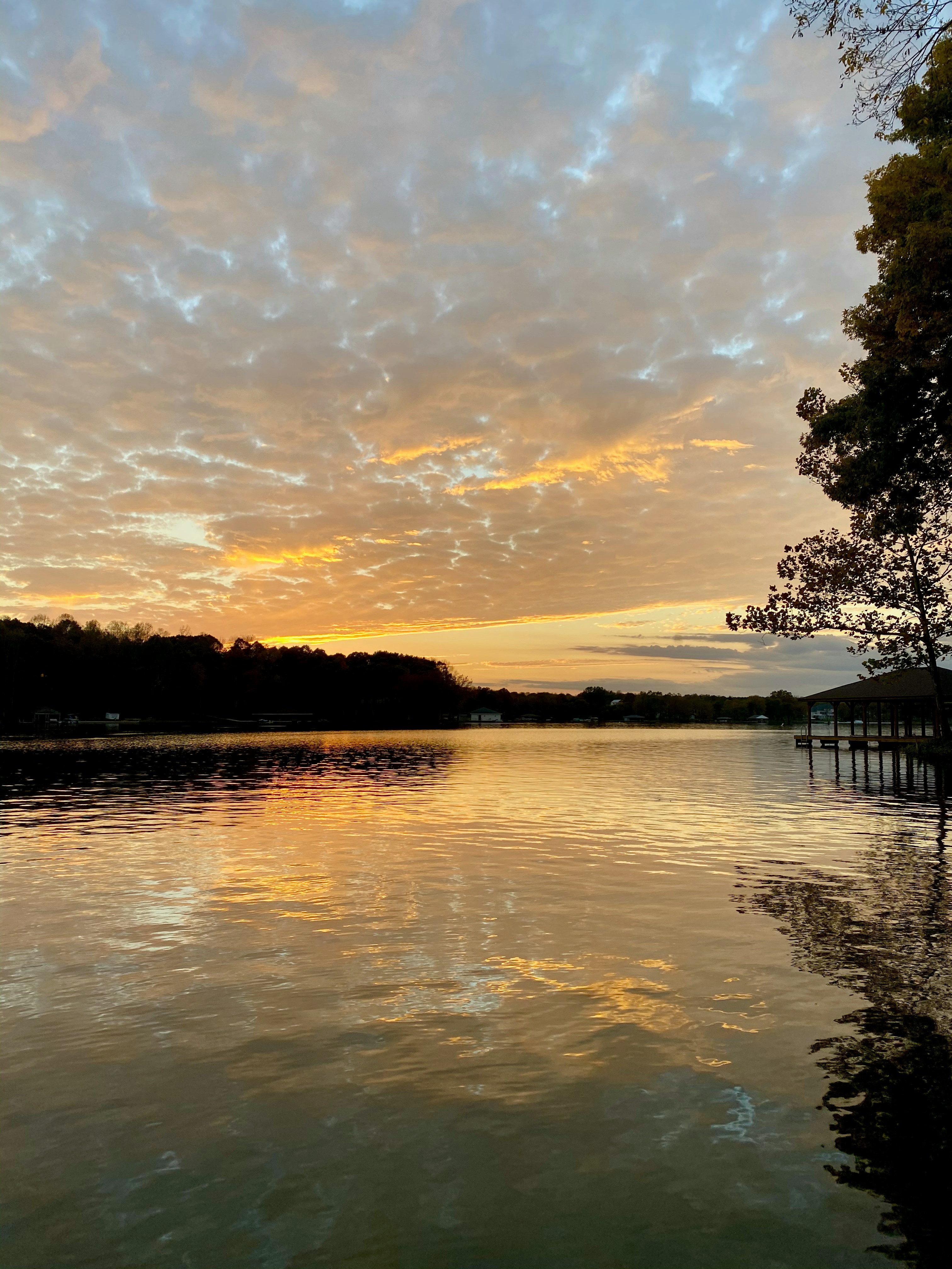 Serenity at Dusk: A Lakeside Reflection