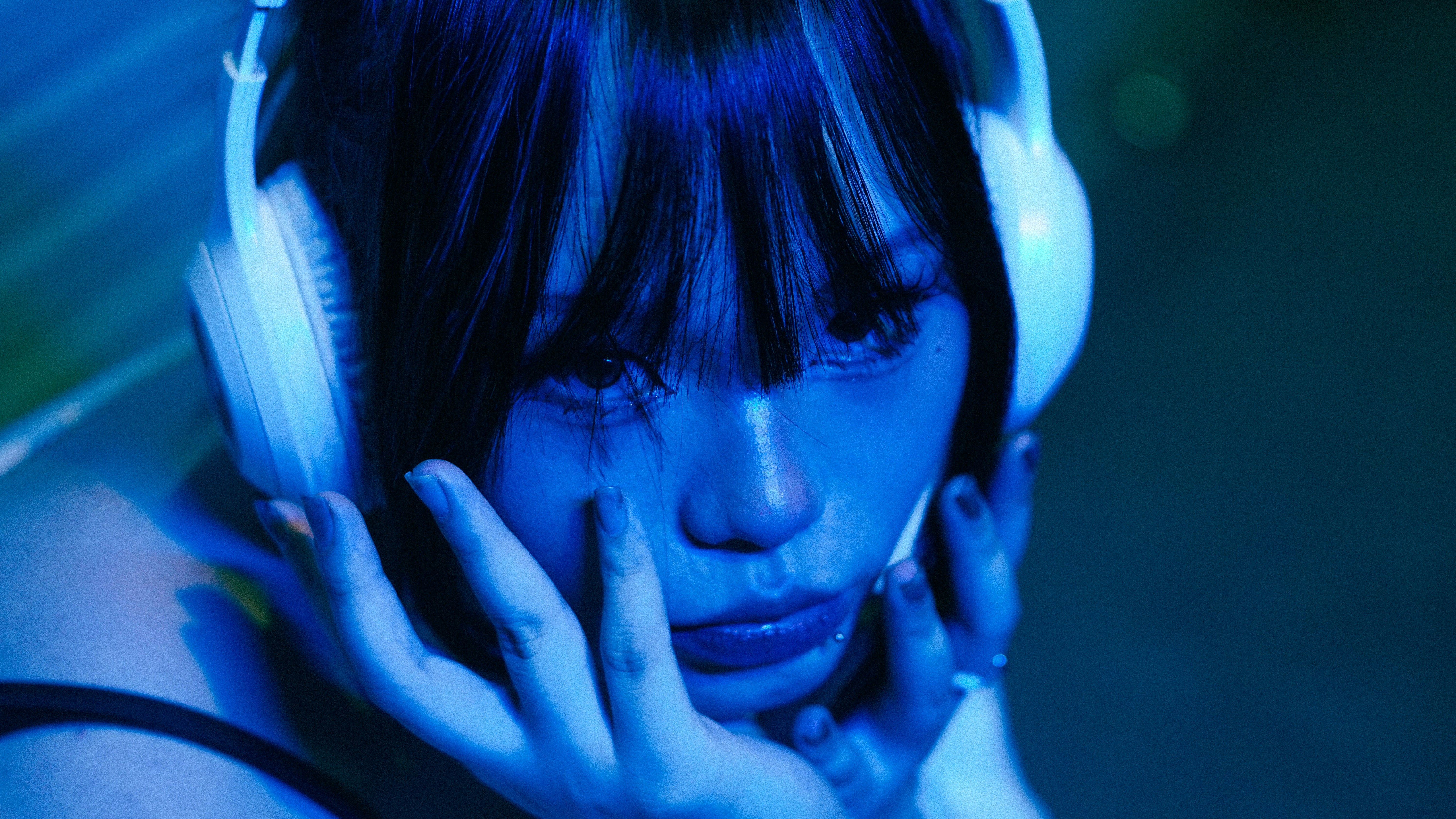 Blue Girl Pictures | Download Free Images on Unsplash