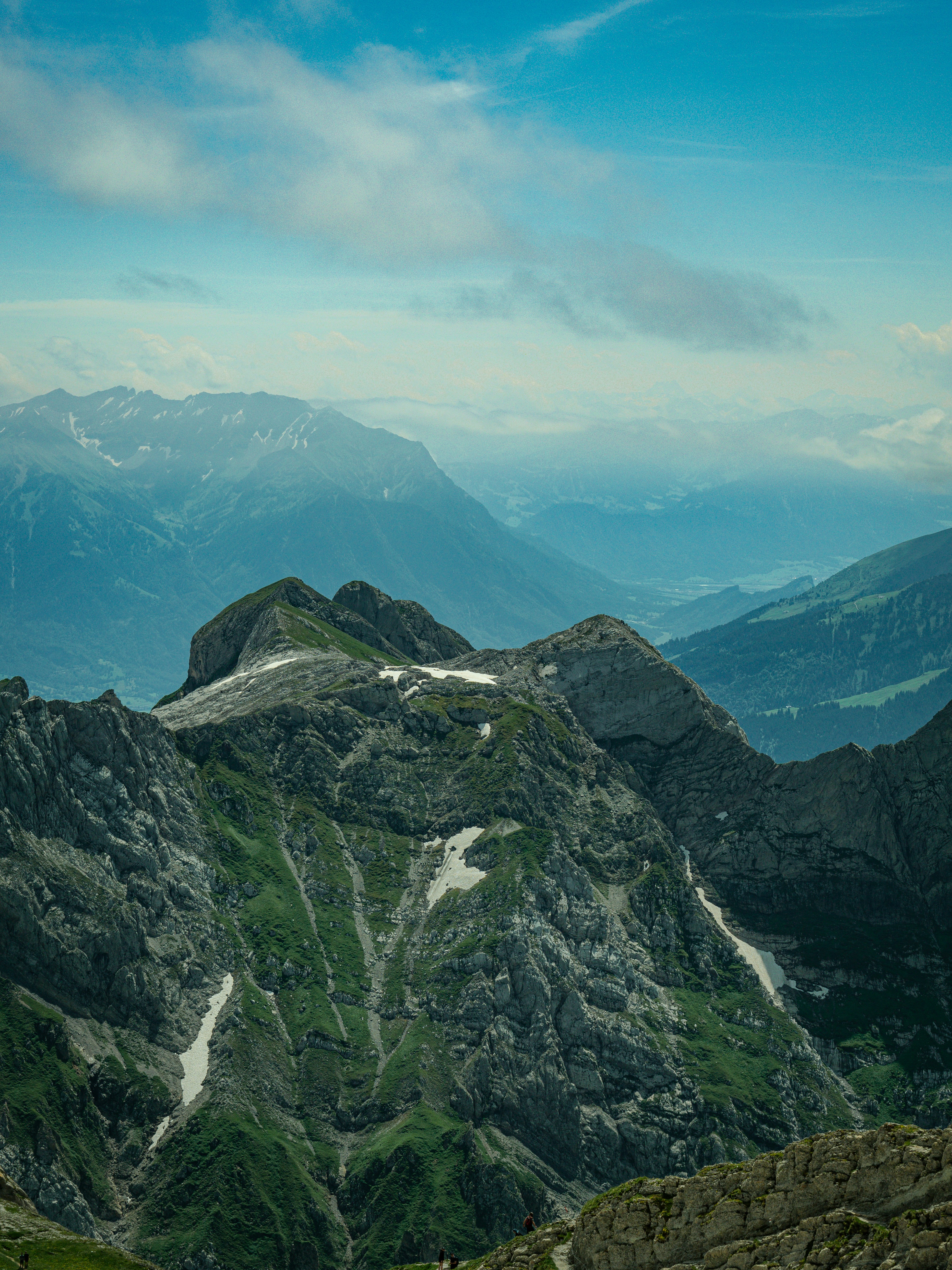 A view of a mountain range from the top of a hill photo – Free Säntis ...