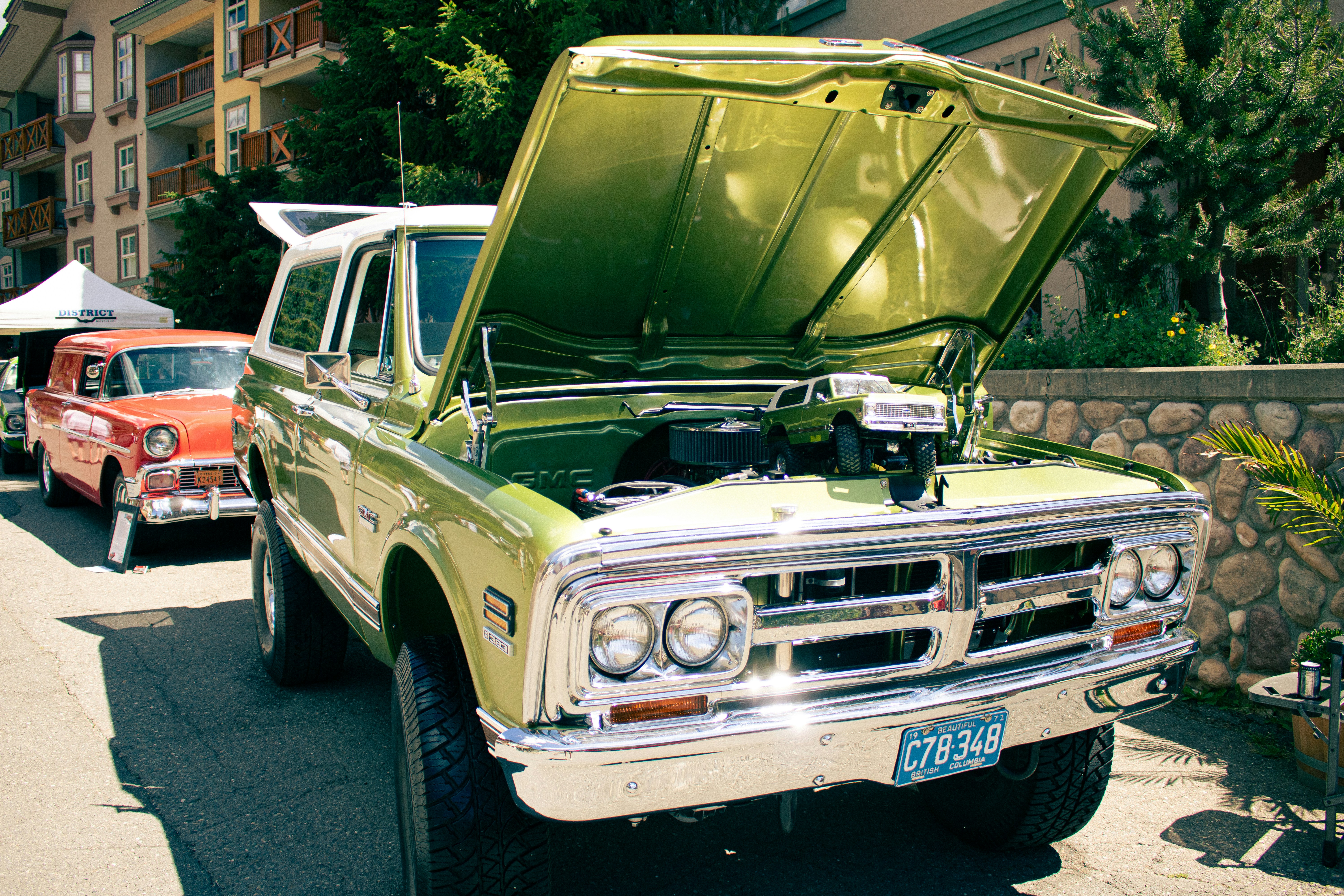 Open-Hood Americana: Sunlit Vintage Pickup Reclaims the Street