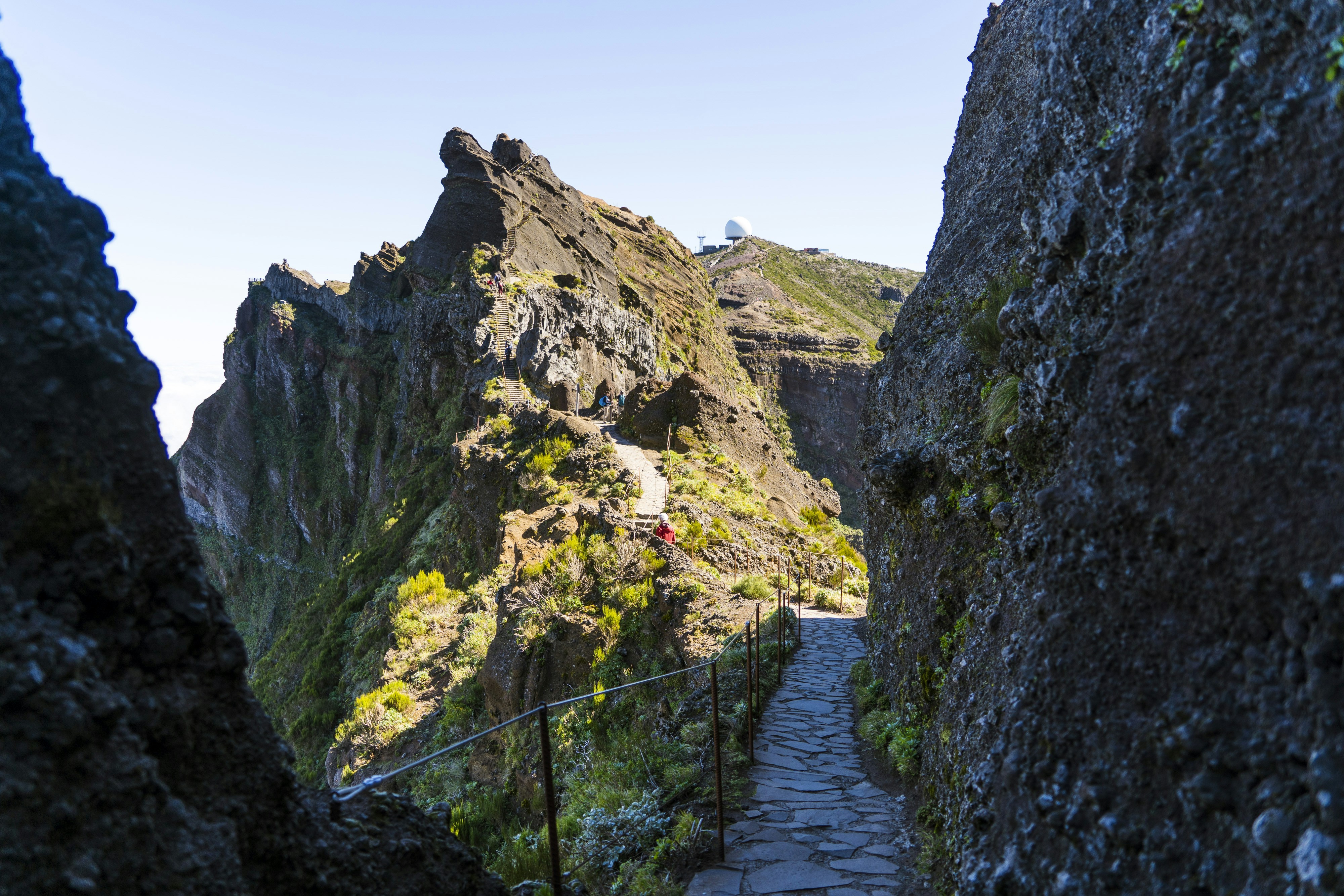 A narrow stone path between two mountains photo – Free Pico do areeiro ...
