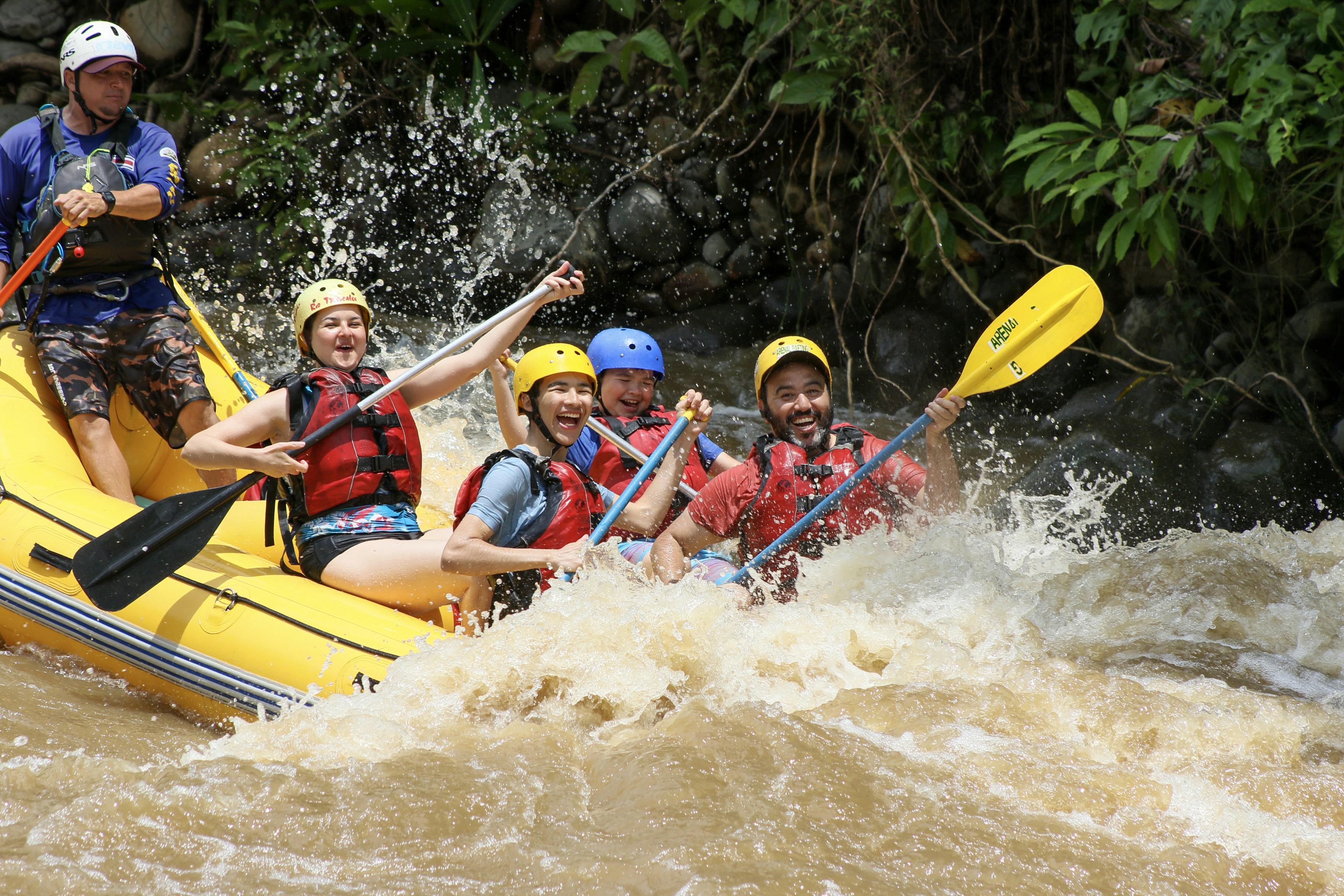 A group of people riding a raft down a river photo – Free Image on Unsplash