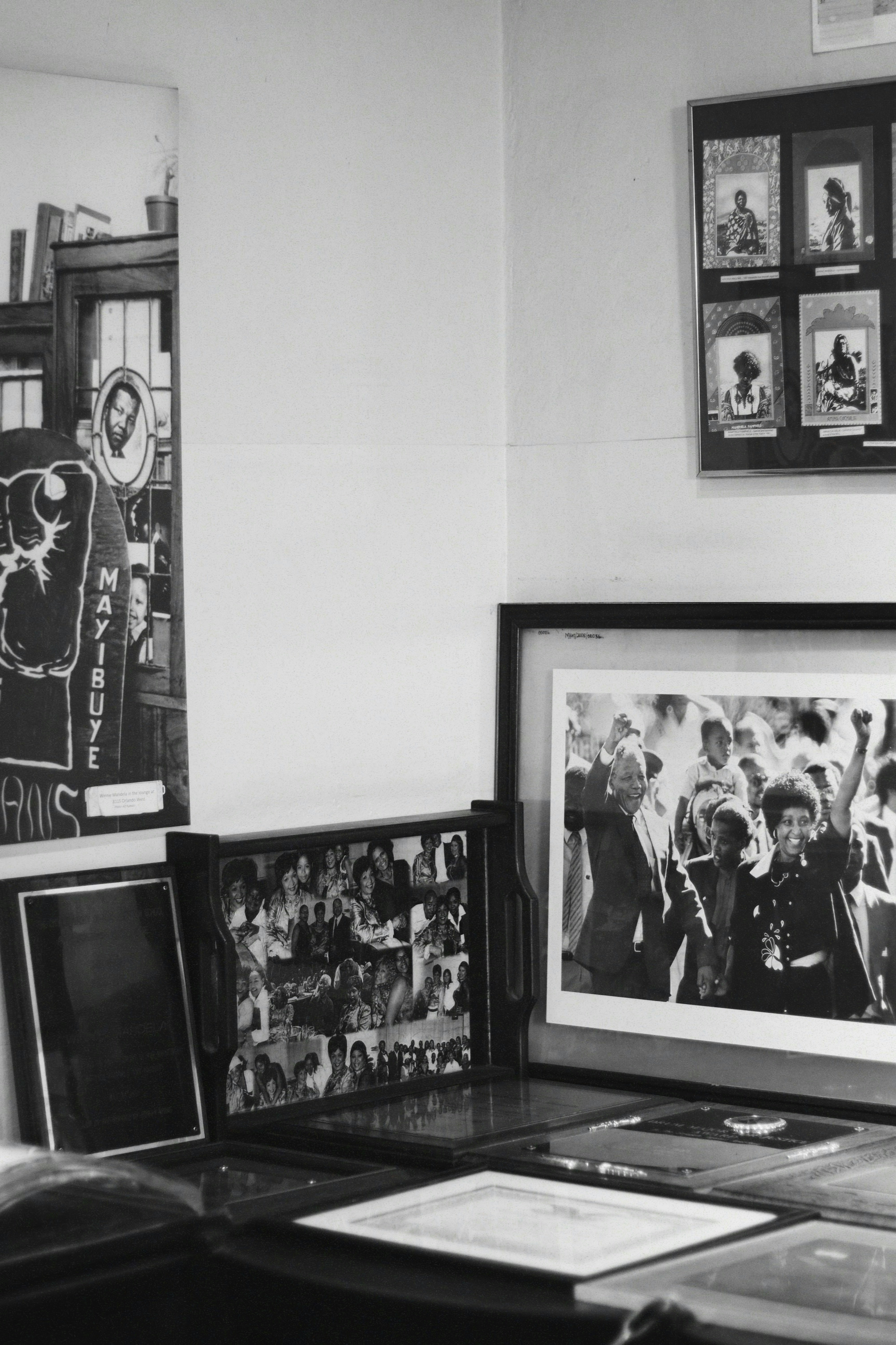 Monochrome Gallery: Frames of Quiet Memory