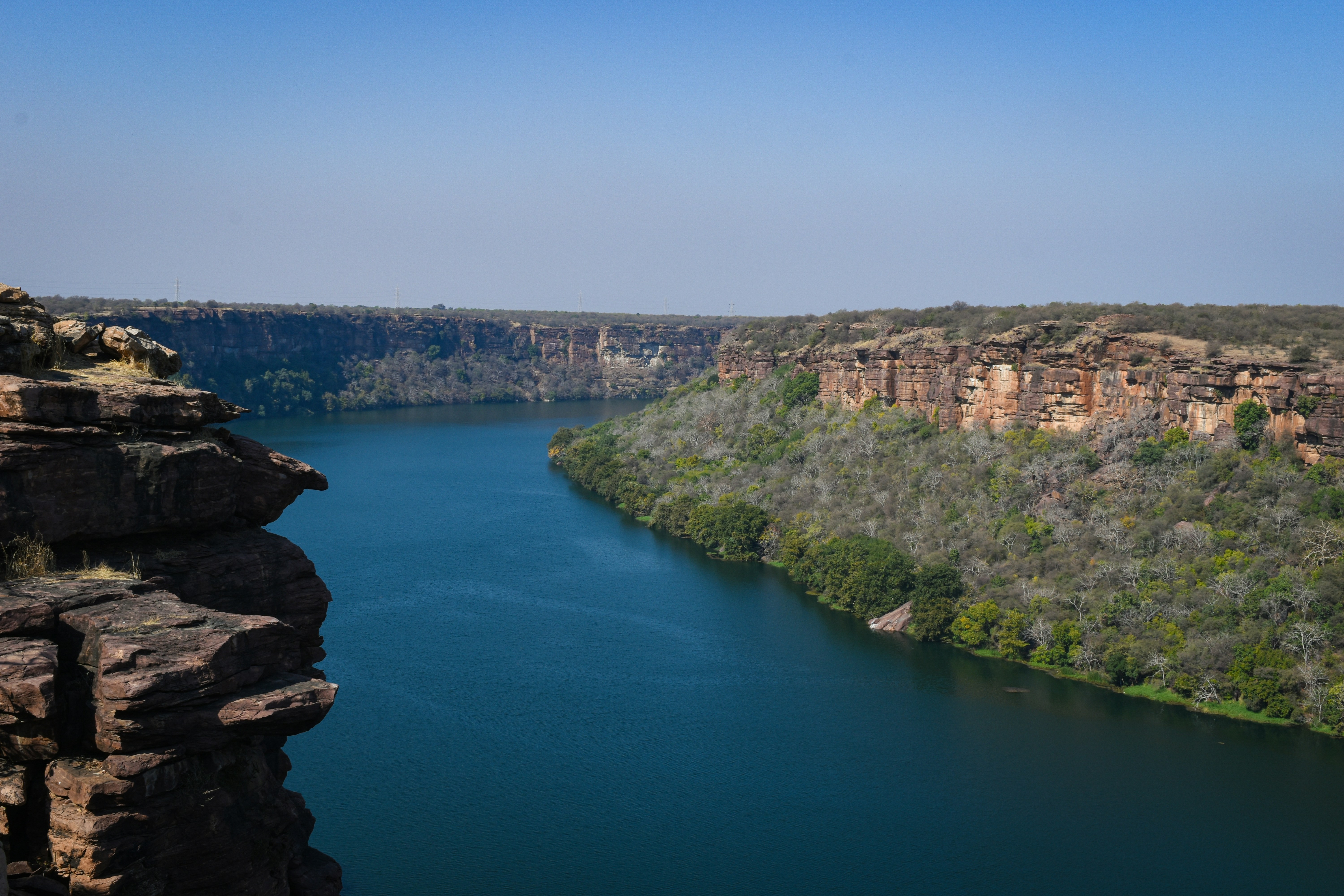 A view of a body of water from a cliff photo – Free Garadia mahadev ...
