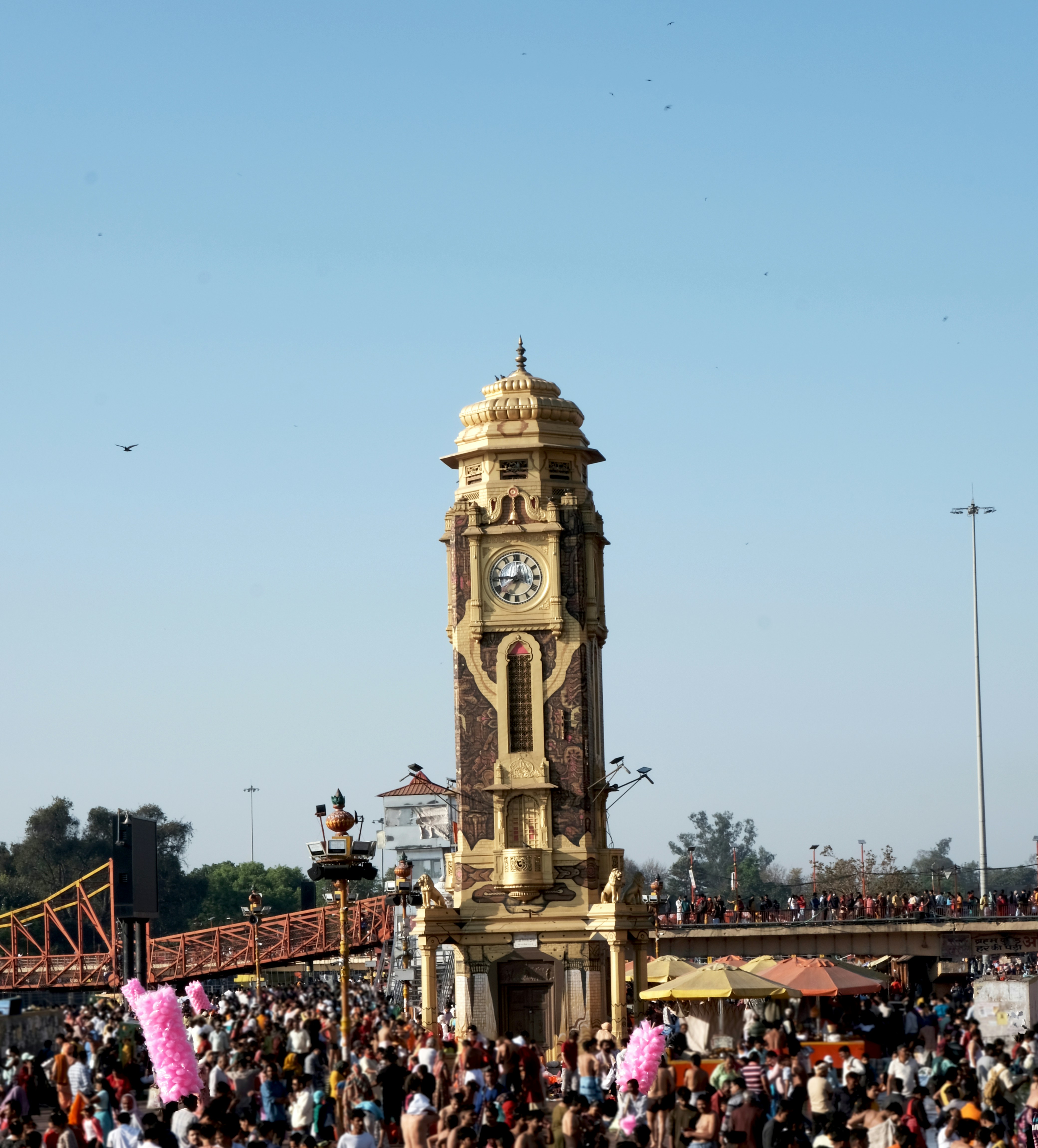 Timekeeper of the Plaza: A Historical Landmark Amidst the Crowd