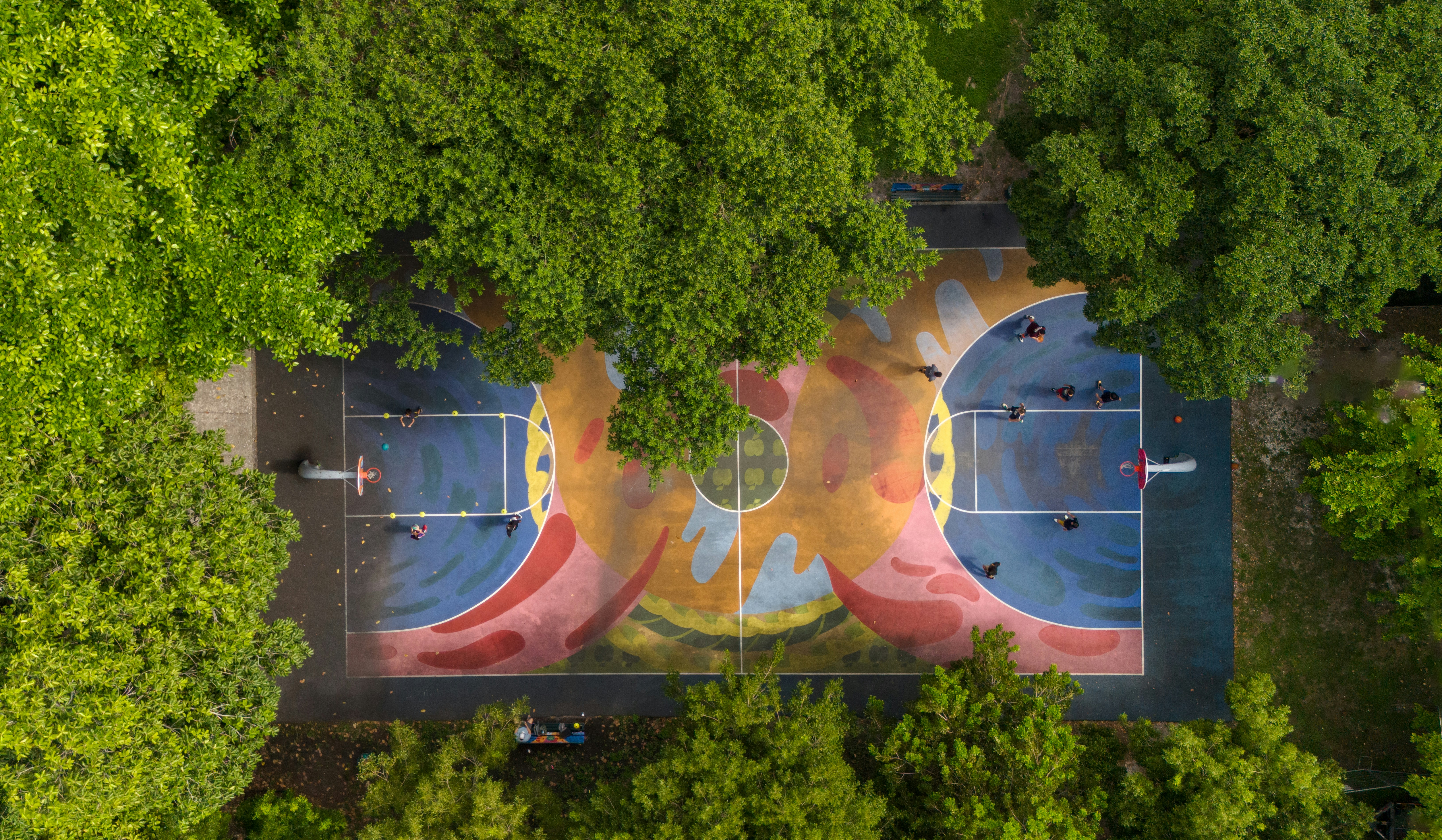 An aerial view of a tennis court surrounded by trees photo – Free Miami ...