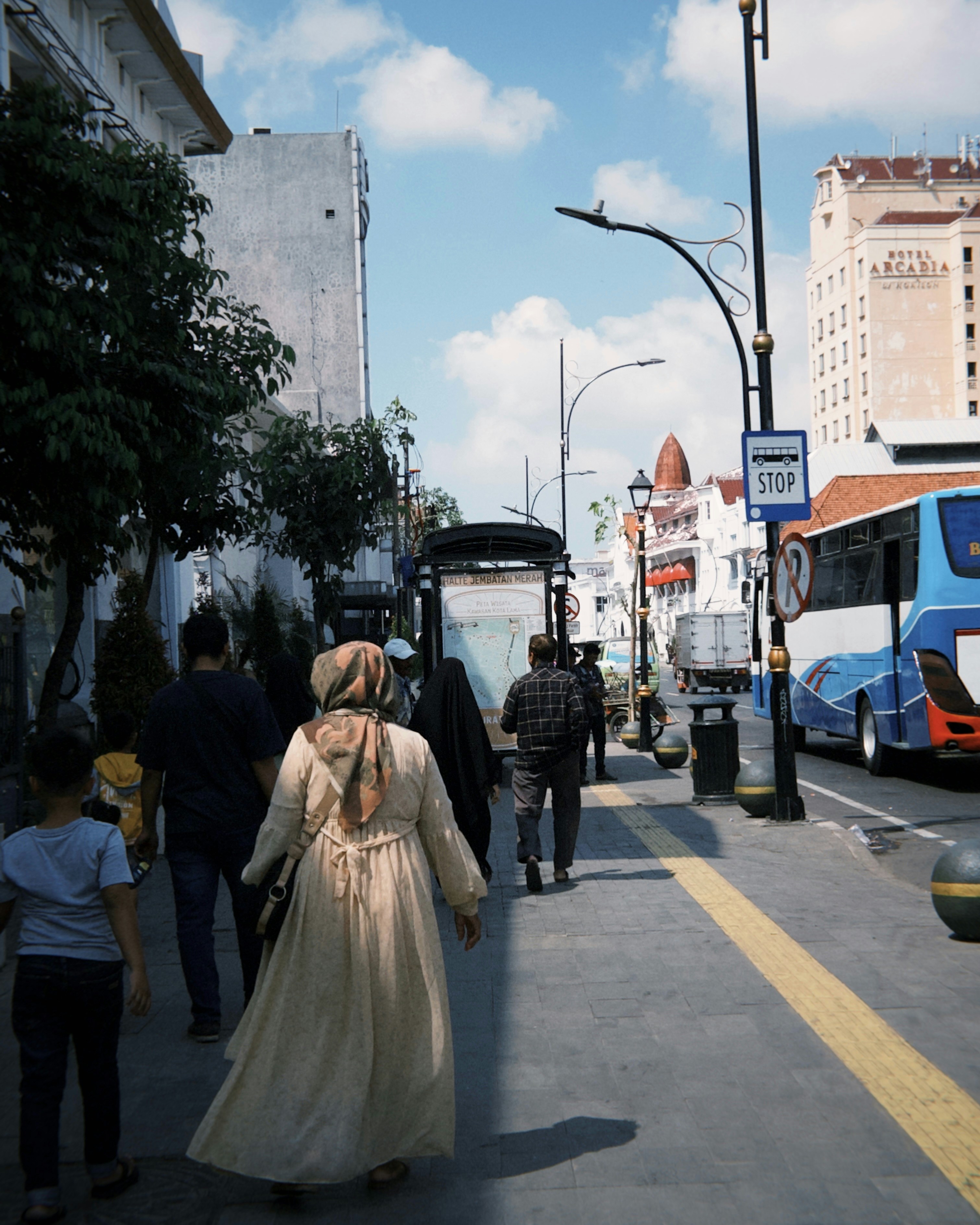 Human Activities on Rajawali Street in Surabaya’s Old Town