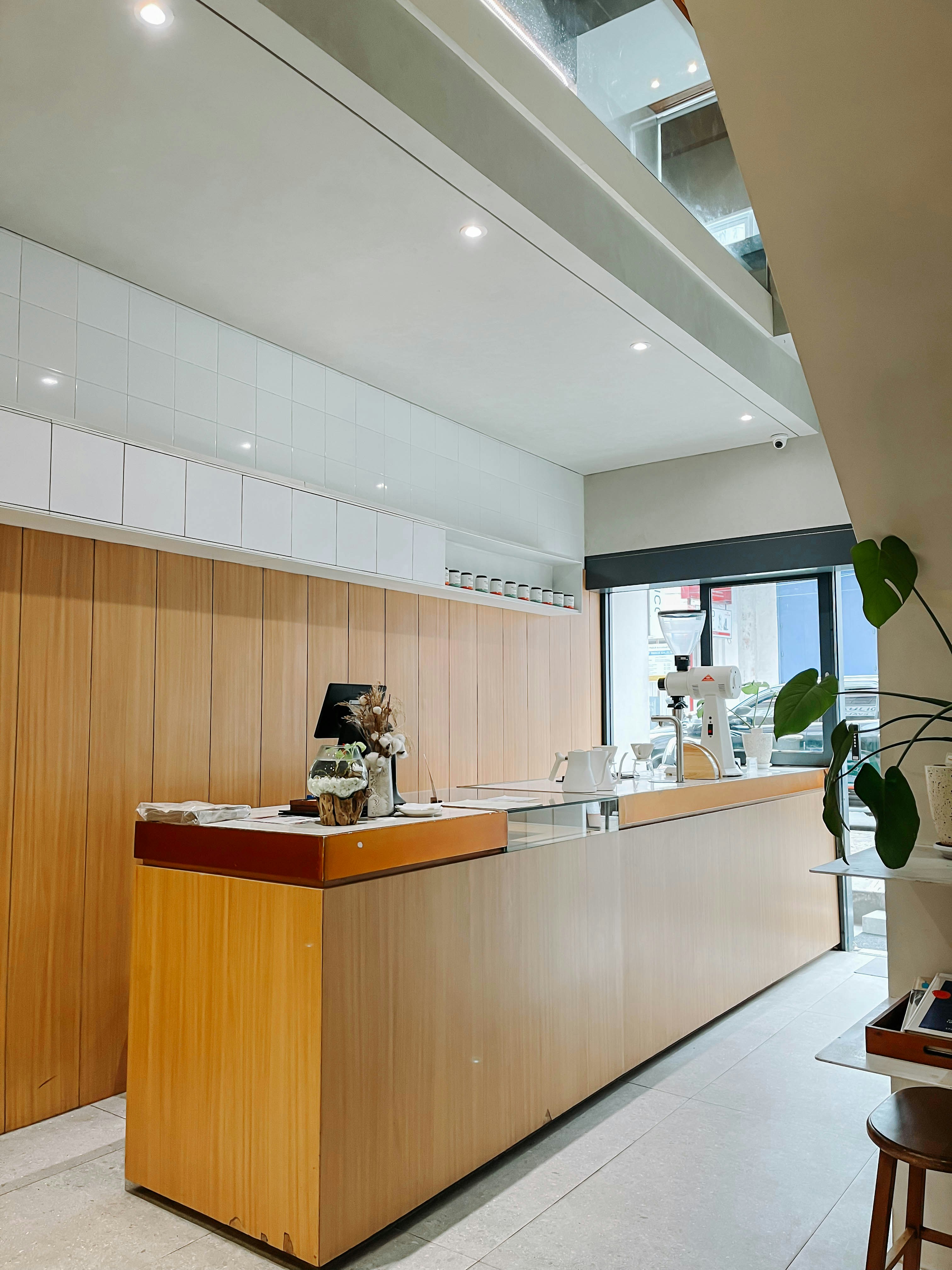 A large wooden counter sitting inside of a kitchen photo – Free ...