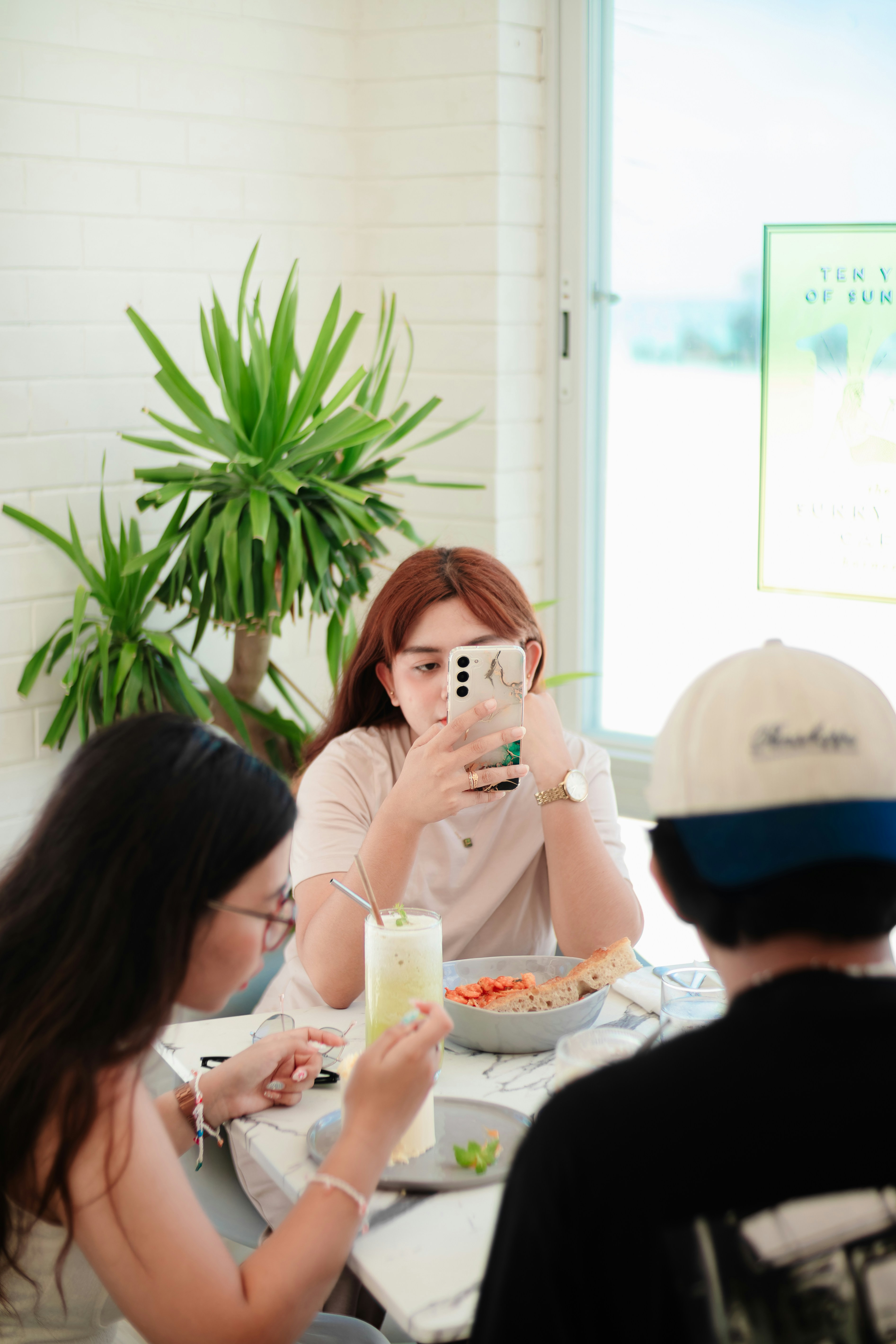 Swipe, Chew, Repeat: Breaking the Screen-Snack Cycle