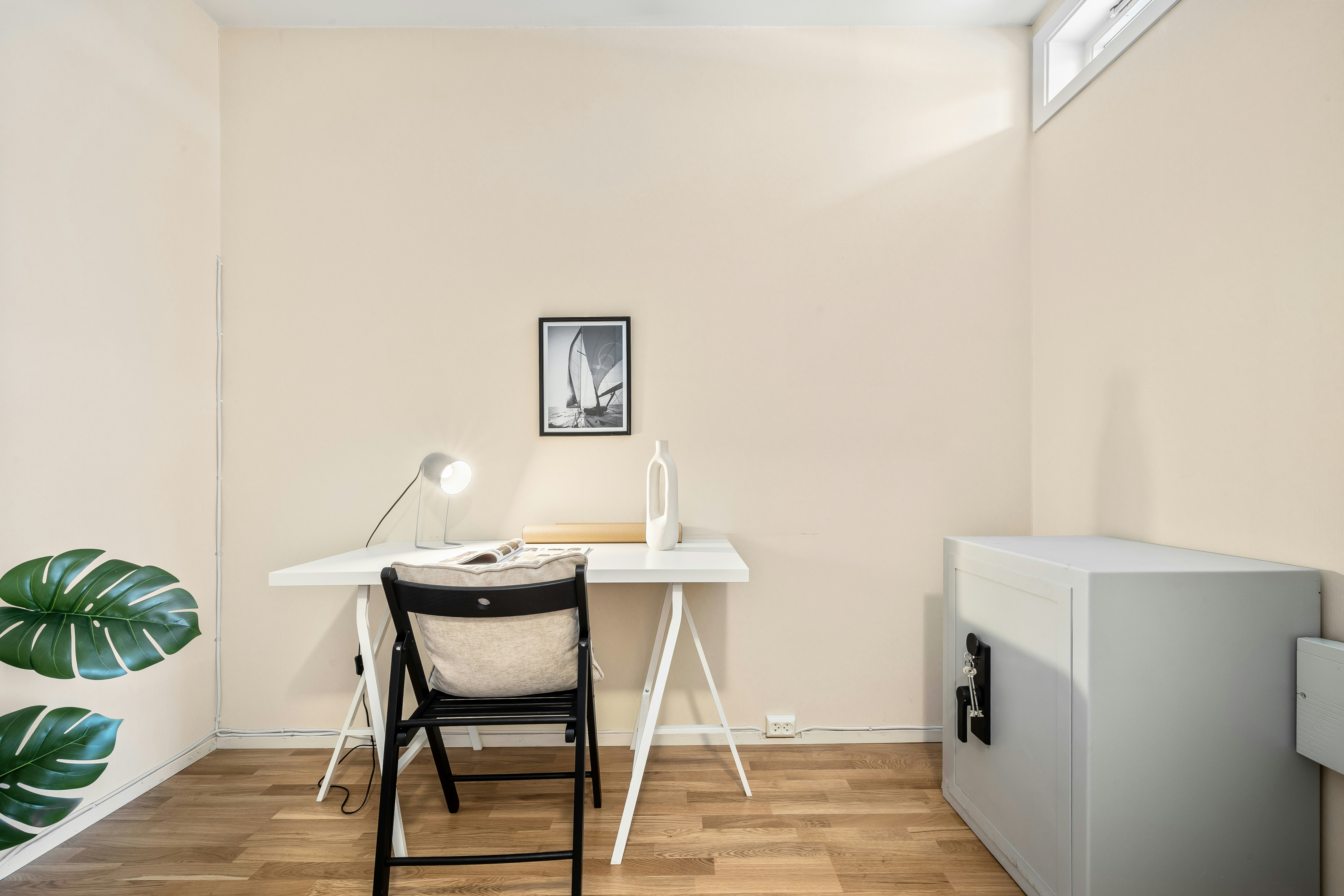 A room with a desk and a chair photo – Free Interior design Image on ...