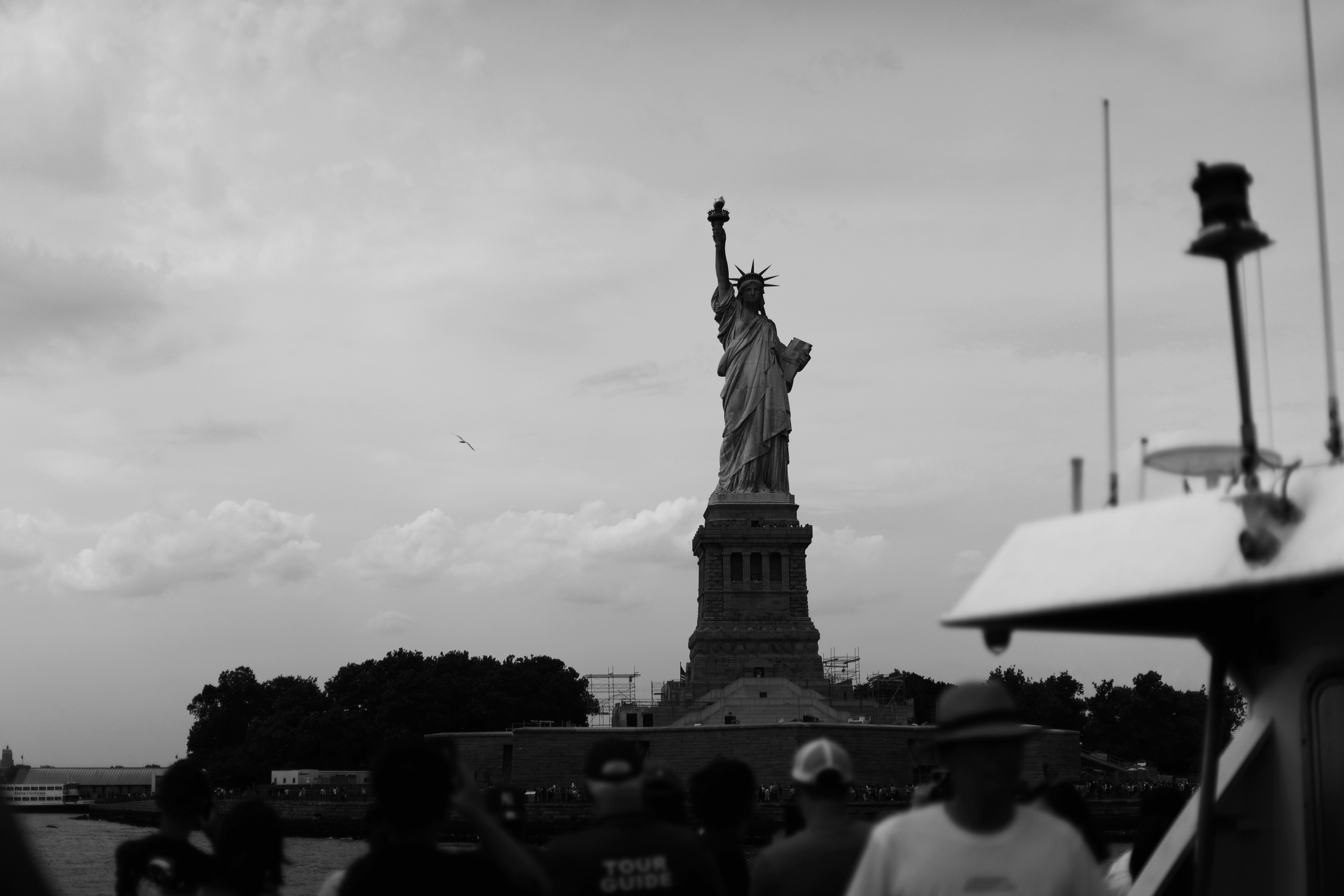 A black and white photo of the statue of liberty photo – Free Art Image ...