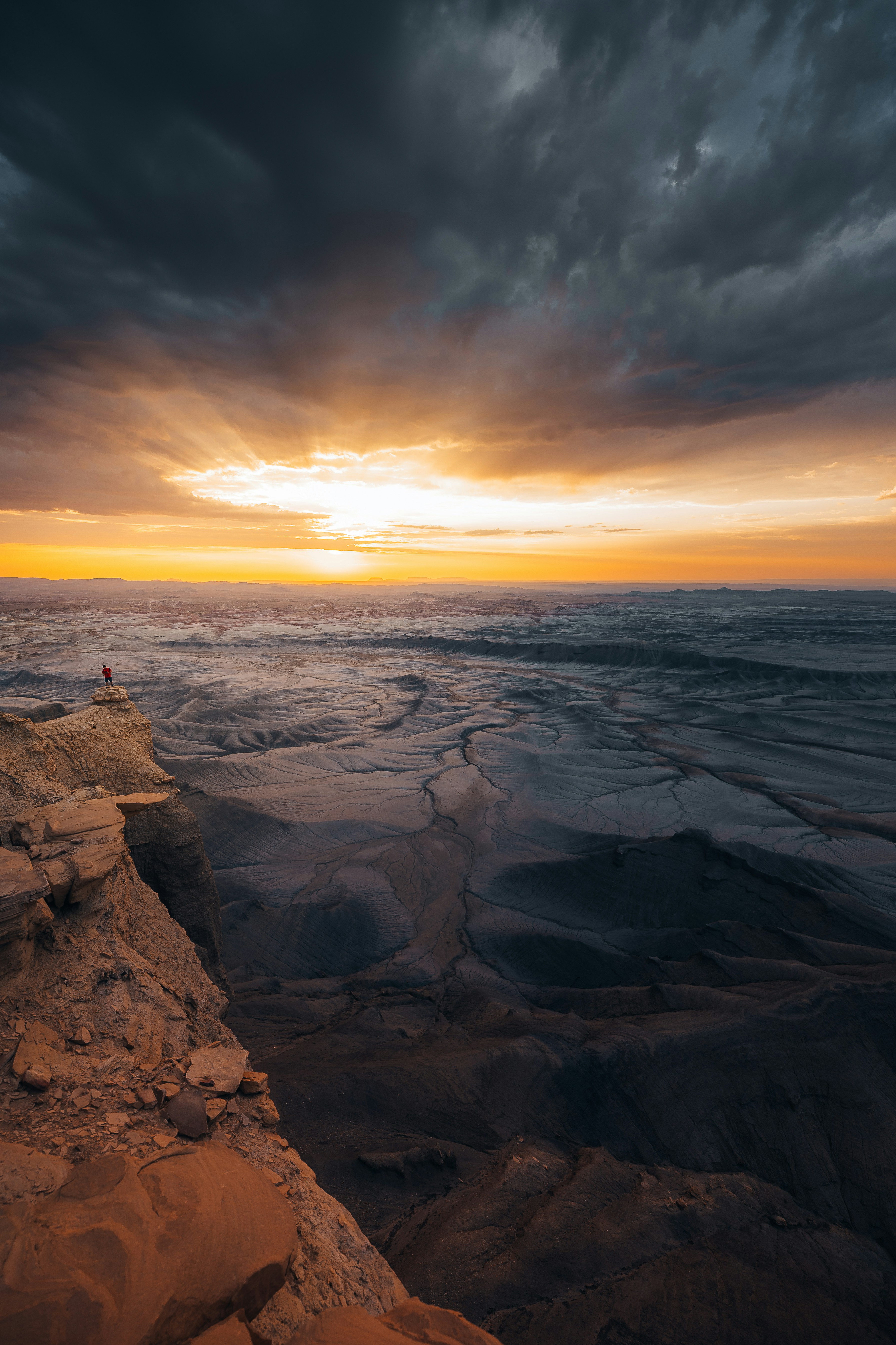 The sun is setting over the ocean on a cloudy day photo – Free Utah ...