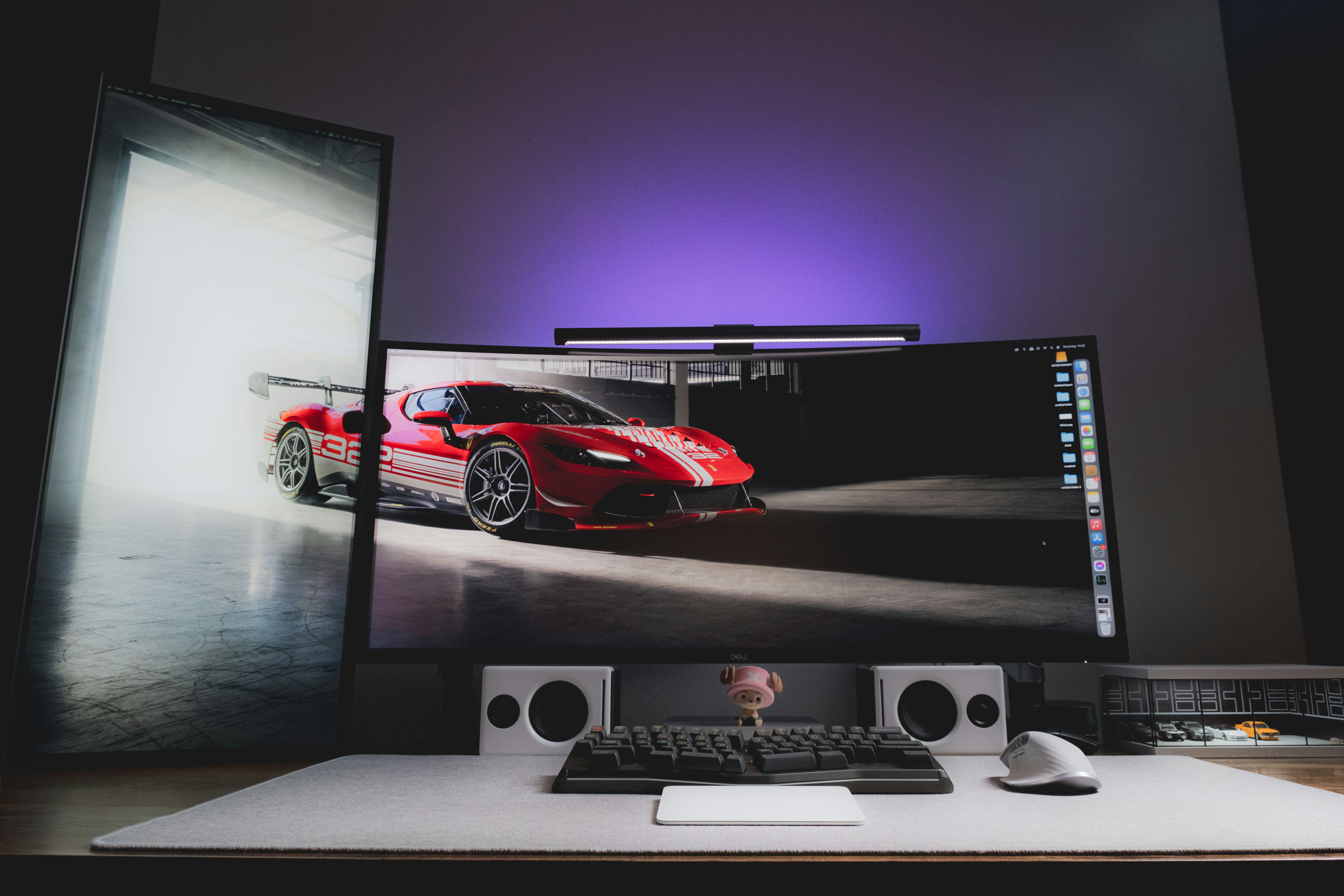 A computer monitor sitting on top of a desk photo – Free Desktop ...