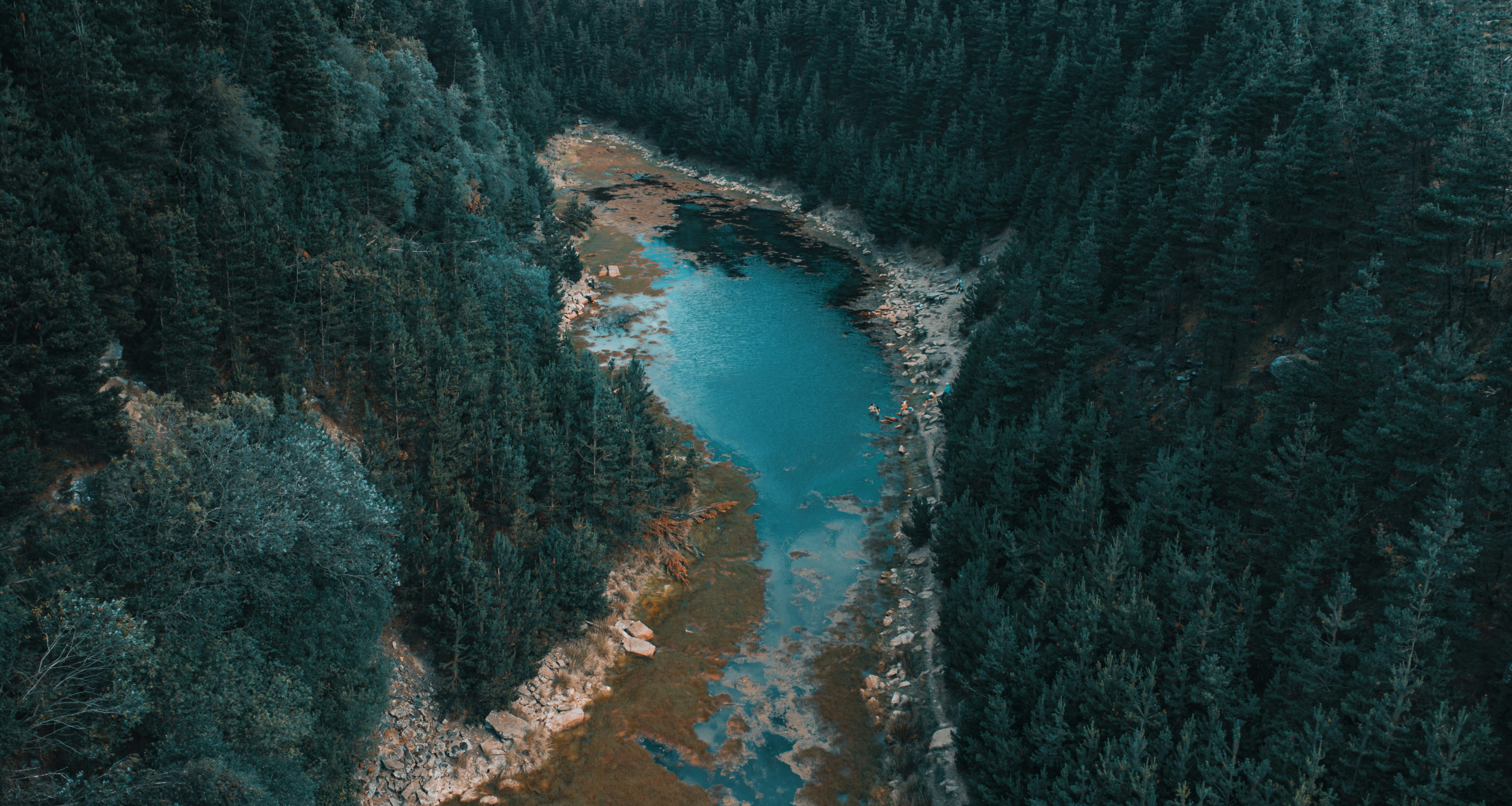 An aerial view of a river surrounded by trees photo – Free Blaencuffin ...
