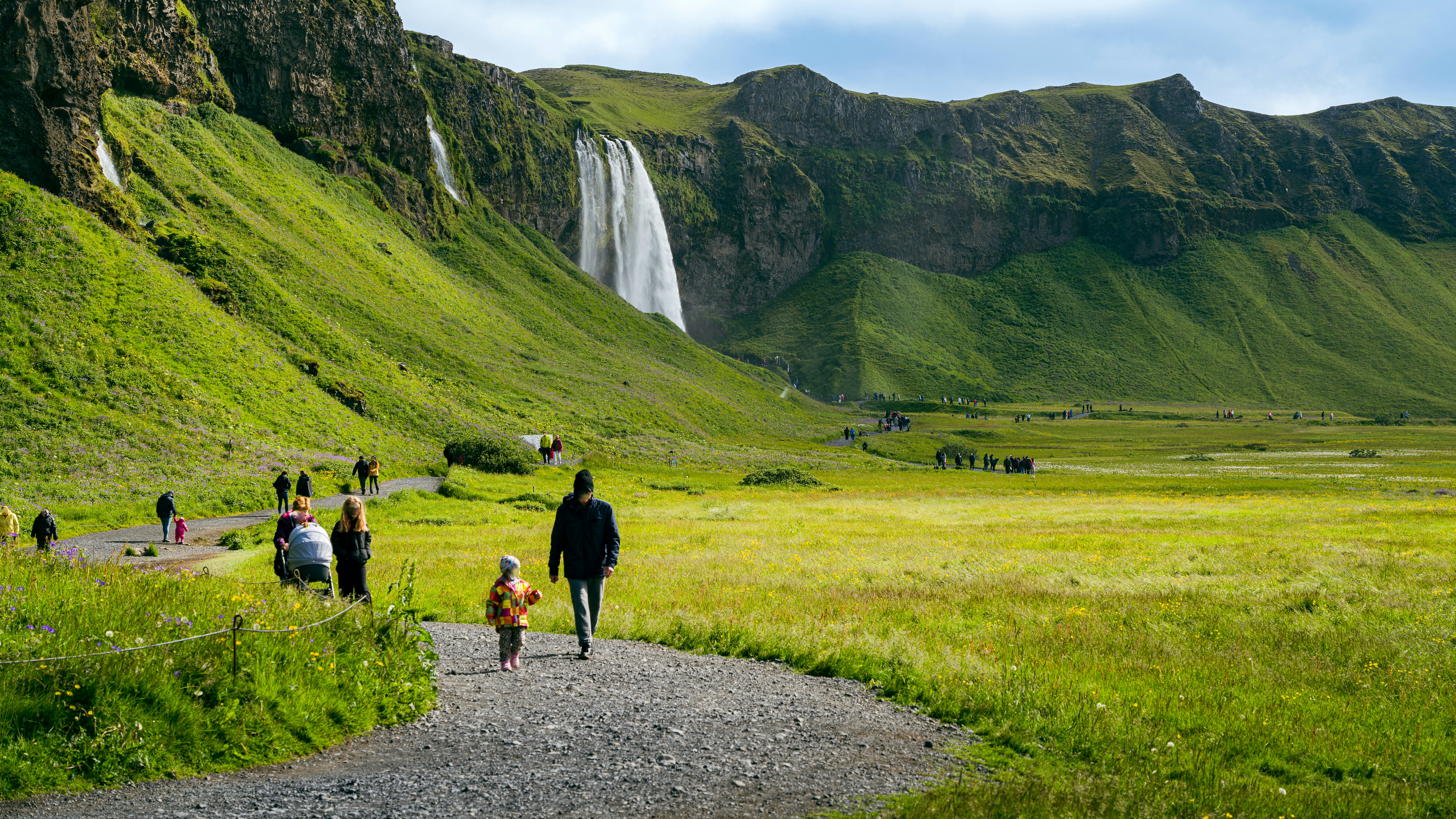 Trail to the Veil Falls: A Quiet Family Stroll Through Emerald Valleys.