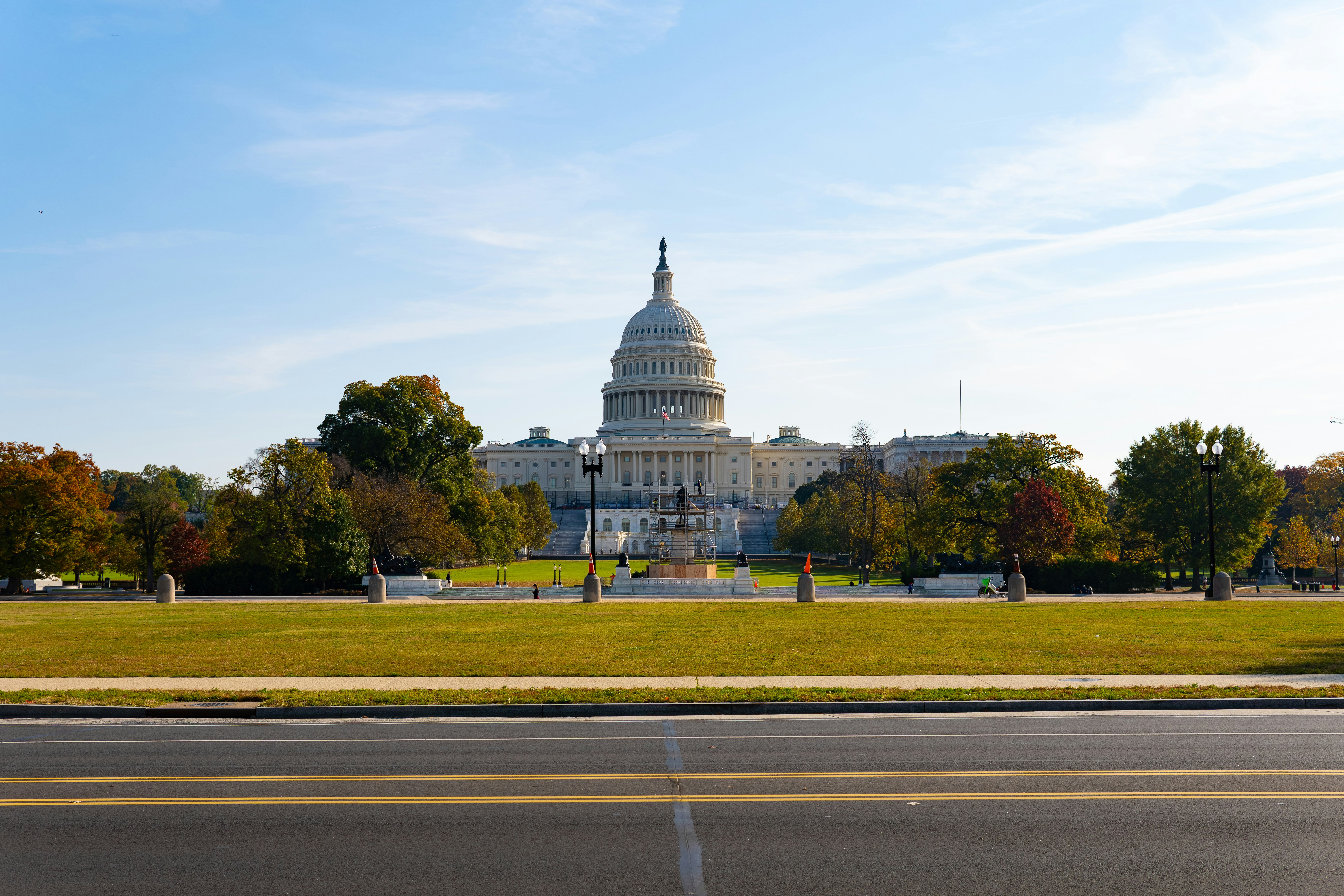 A view of the capitol building from across the street photo – Free ...
