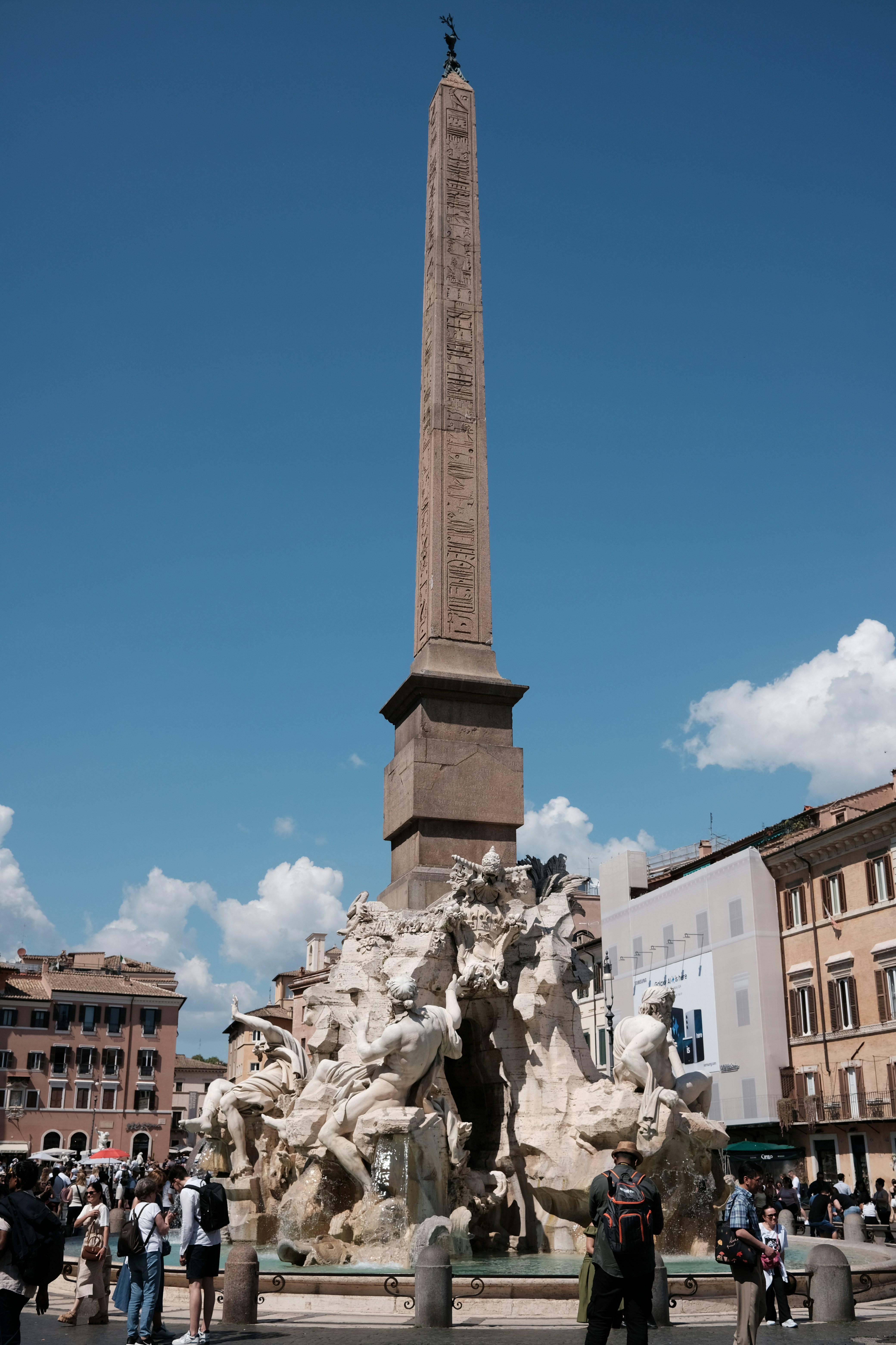 A large monument with a tall obelisk on top of it photo – Free ...