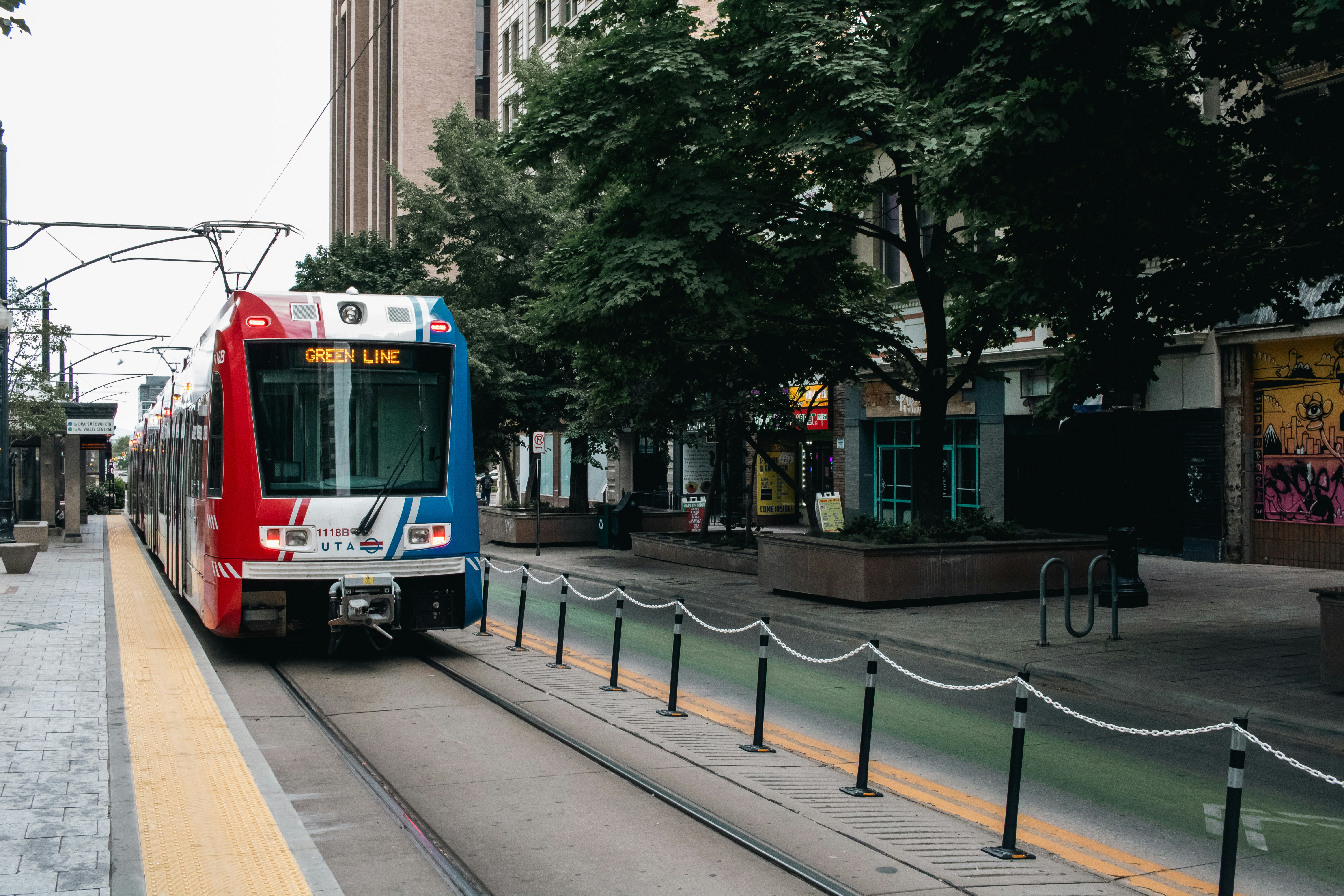 TRAX, UTA’s light rail system, offers convenient connections to community destinations, shopping centers, schools and universities, FrontRunner stations, bus hubs and Park & Ride lots throughout the Salt Lake City valley. TRAX runs seven days per week, with 15-minute frequency during peak times. TRAX is electrically powered via a pantograph that connects the train to overhead catenary wires. Trains can range in length from one to four cars depending on time, day and projected ridership.