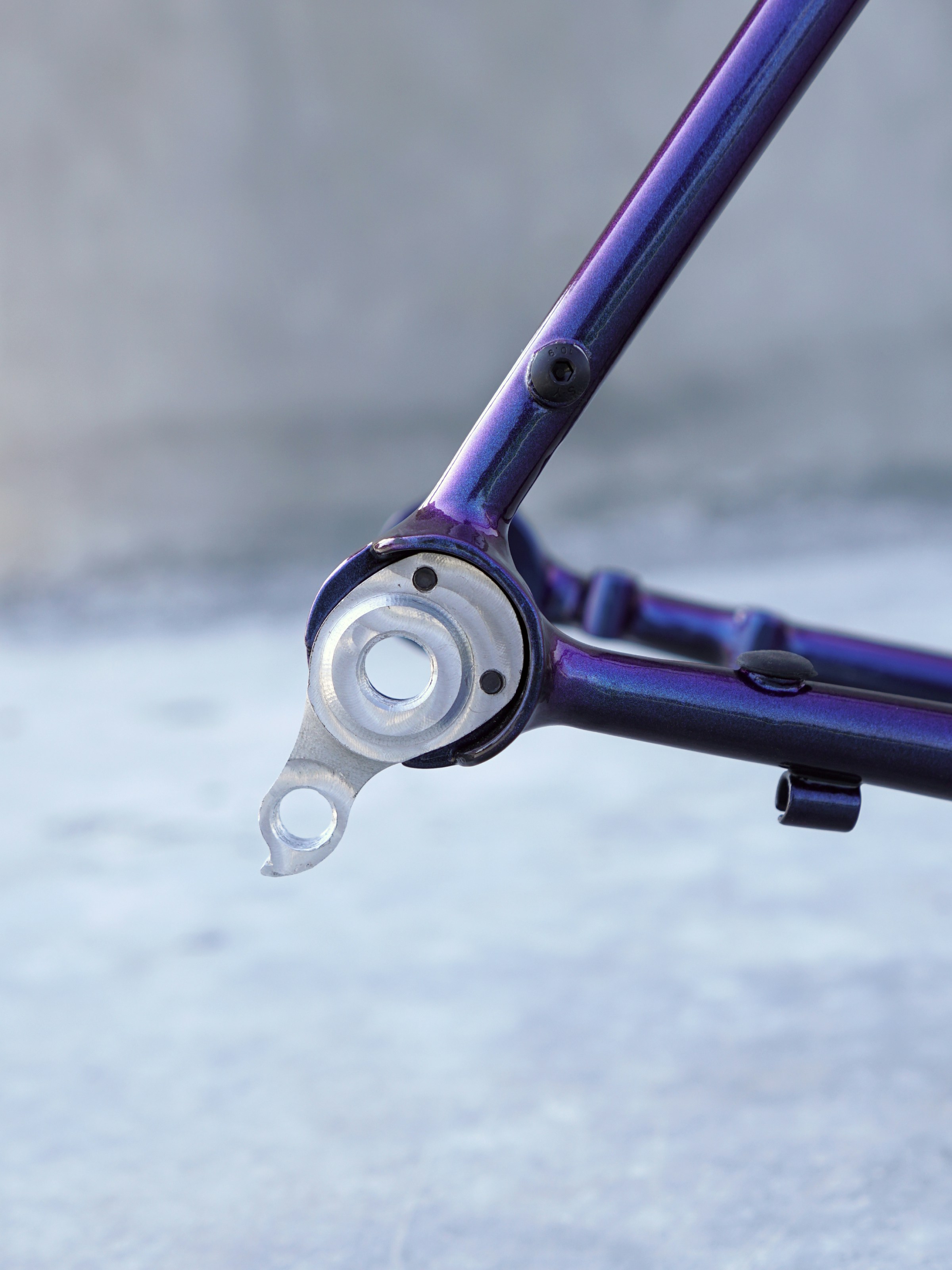 A close up of a purple bike frame photo – Free Machine Image on Unsplash
