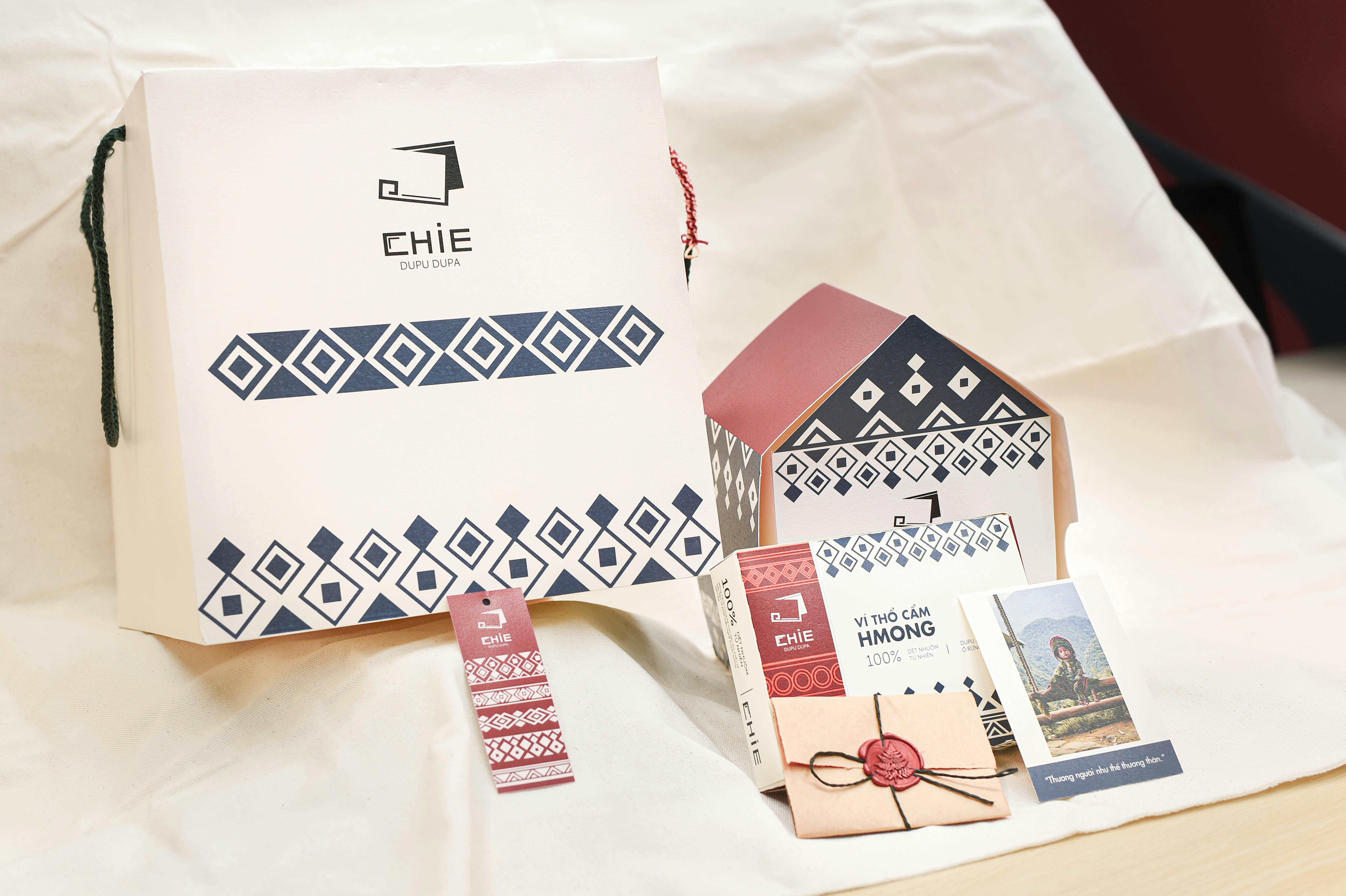 CHIE Gift Set: A Quiet Dialogue of Patterns and Packaging
