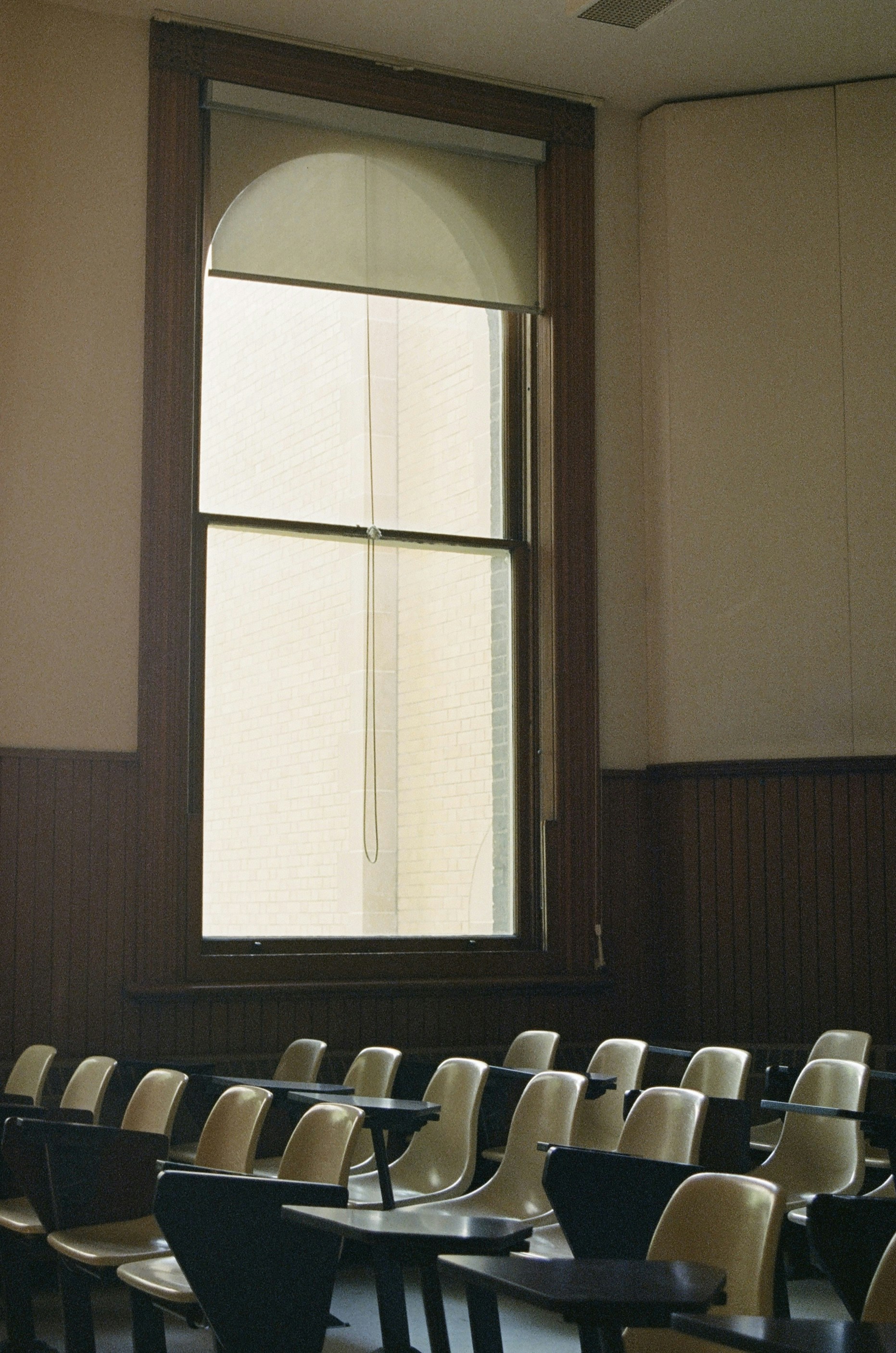 Classroom Window Pictures | Download Free Images on Unsplash