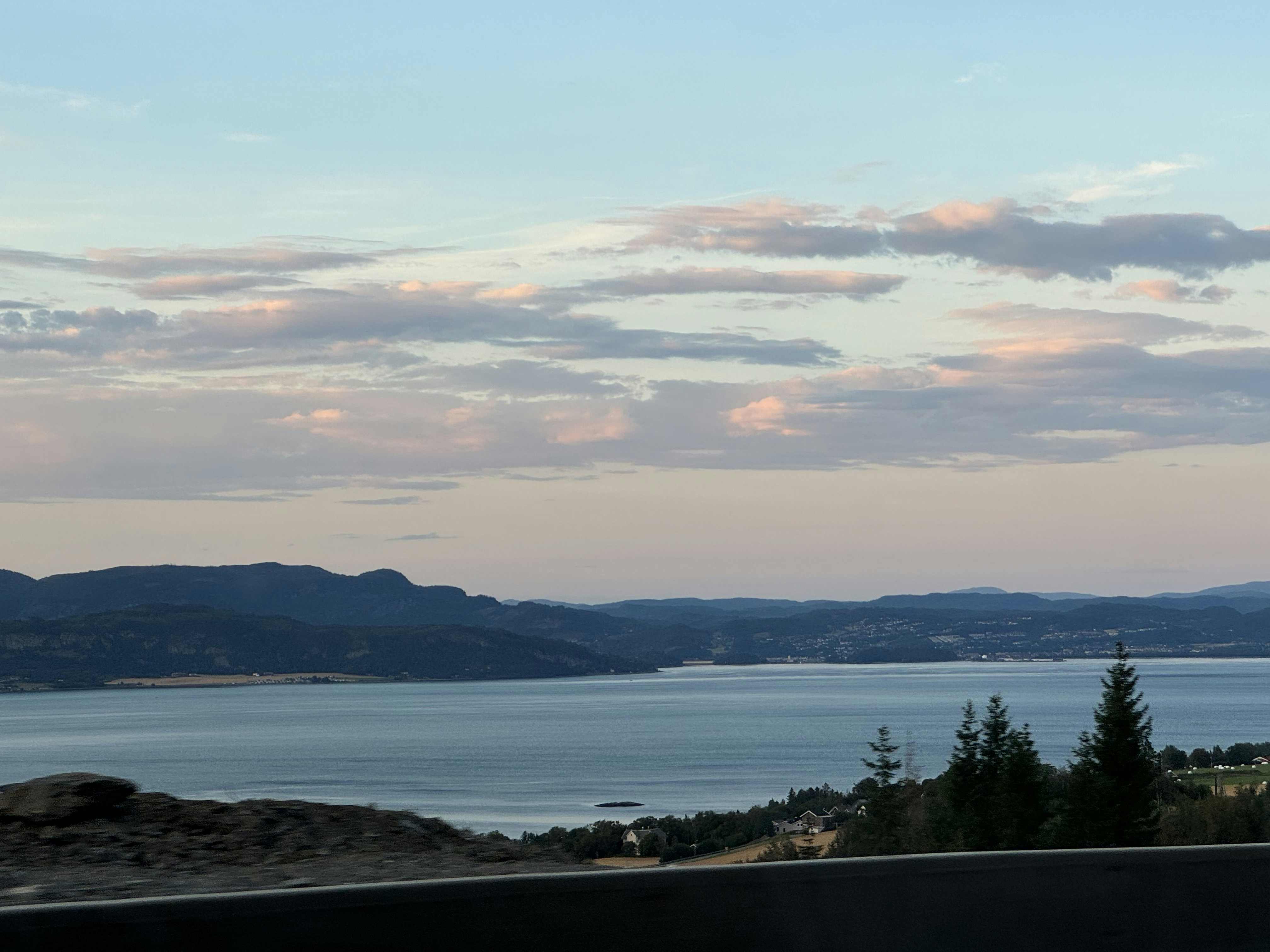 Serene Waterscape at Dusk