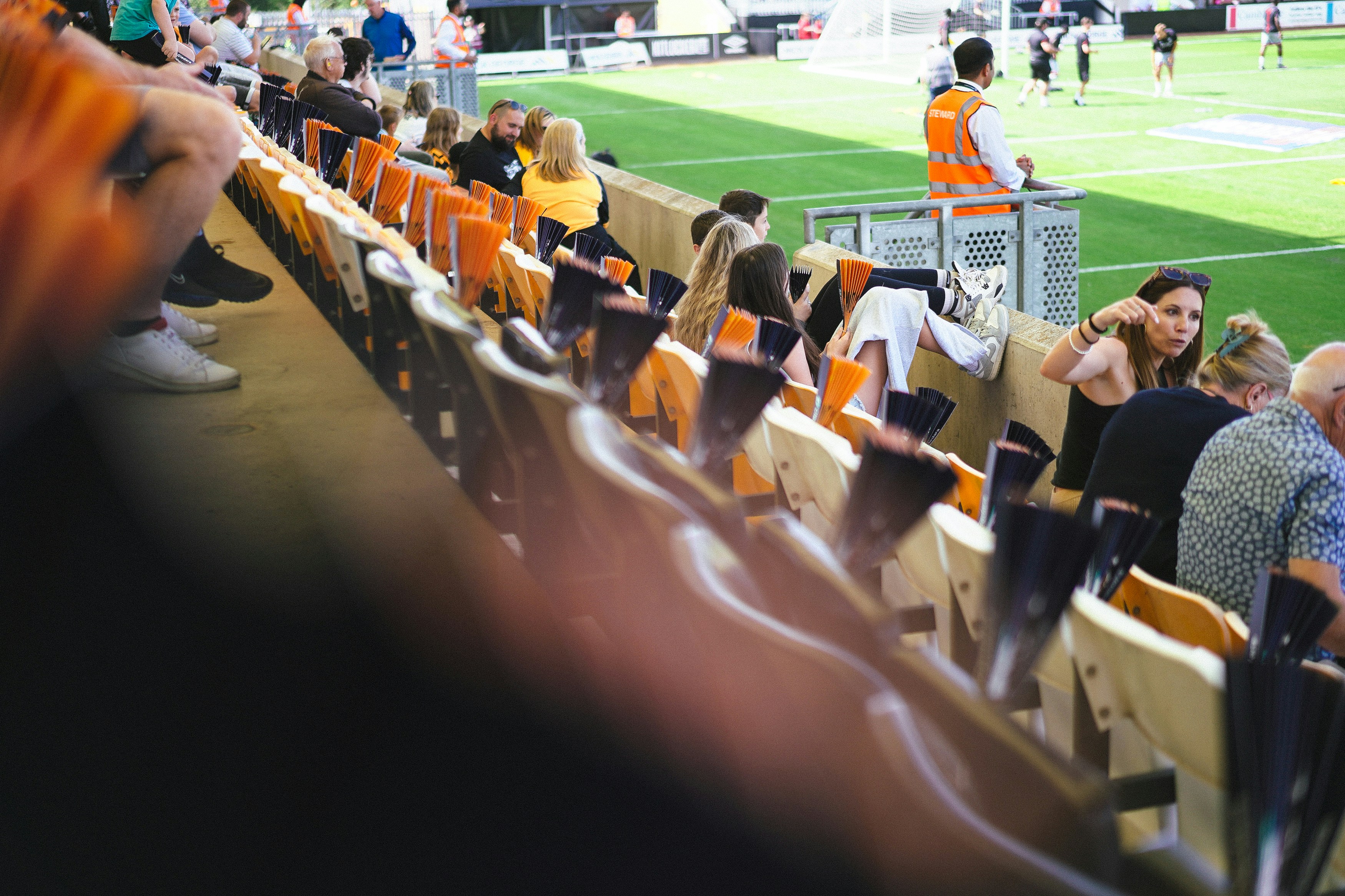 Una multitud de personas sentadas en un estadio foto – Imagen de Equipo ...