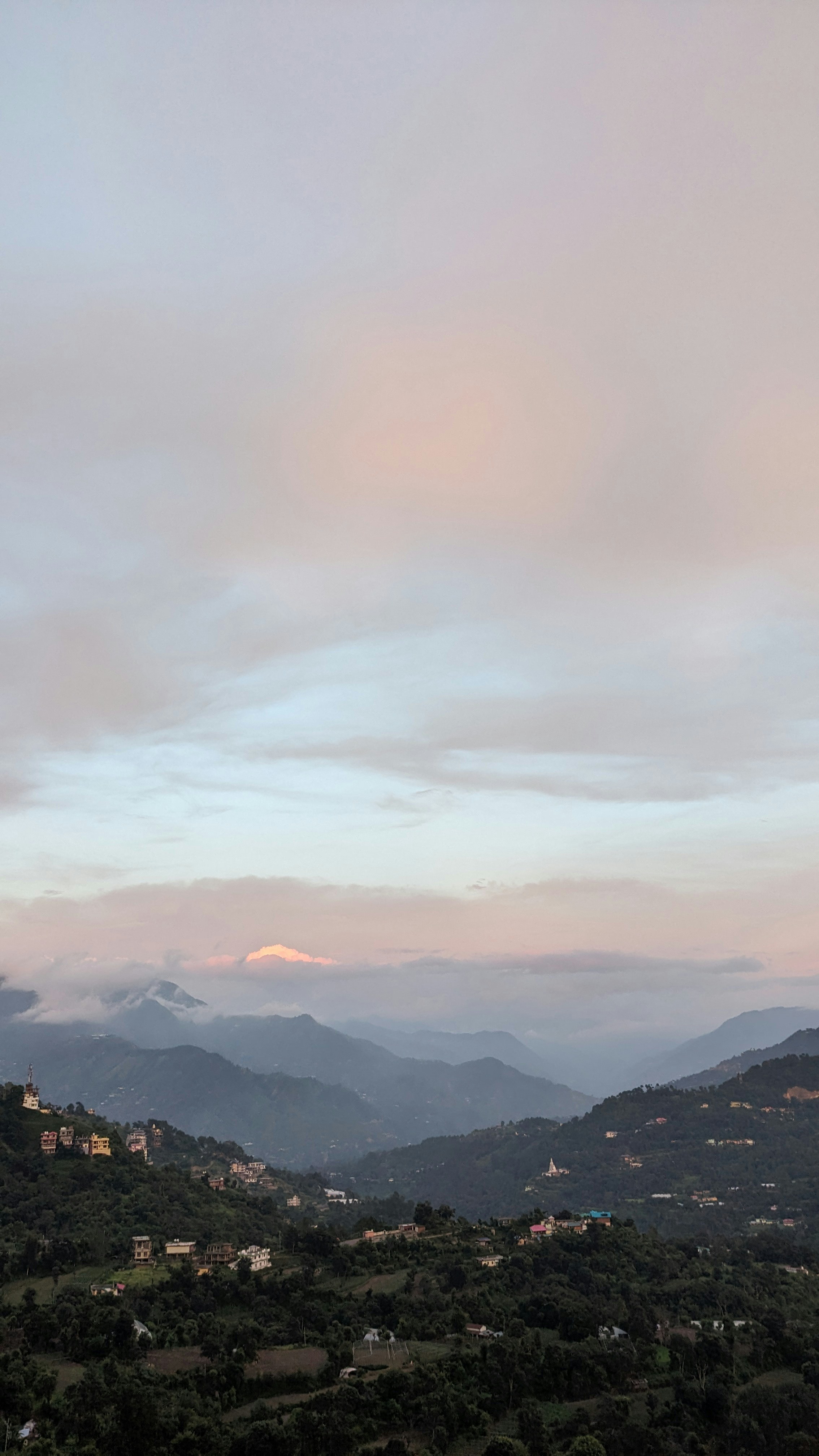 A view of a mountain range with a cloudy sky photo – Free Solan Image ...