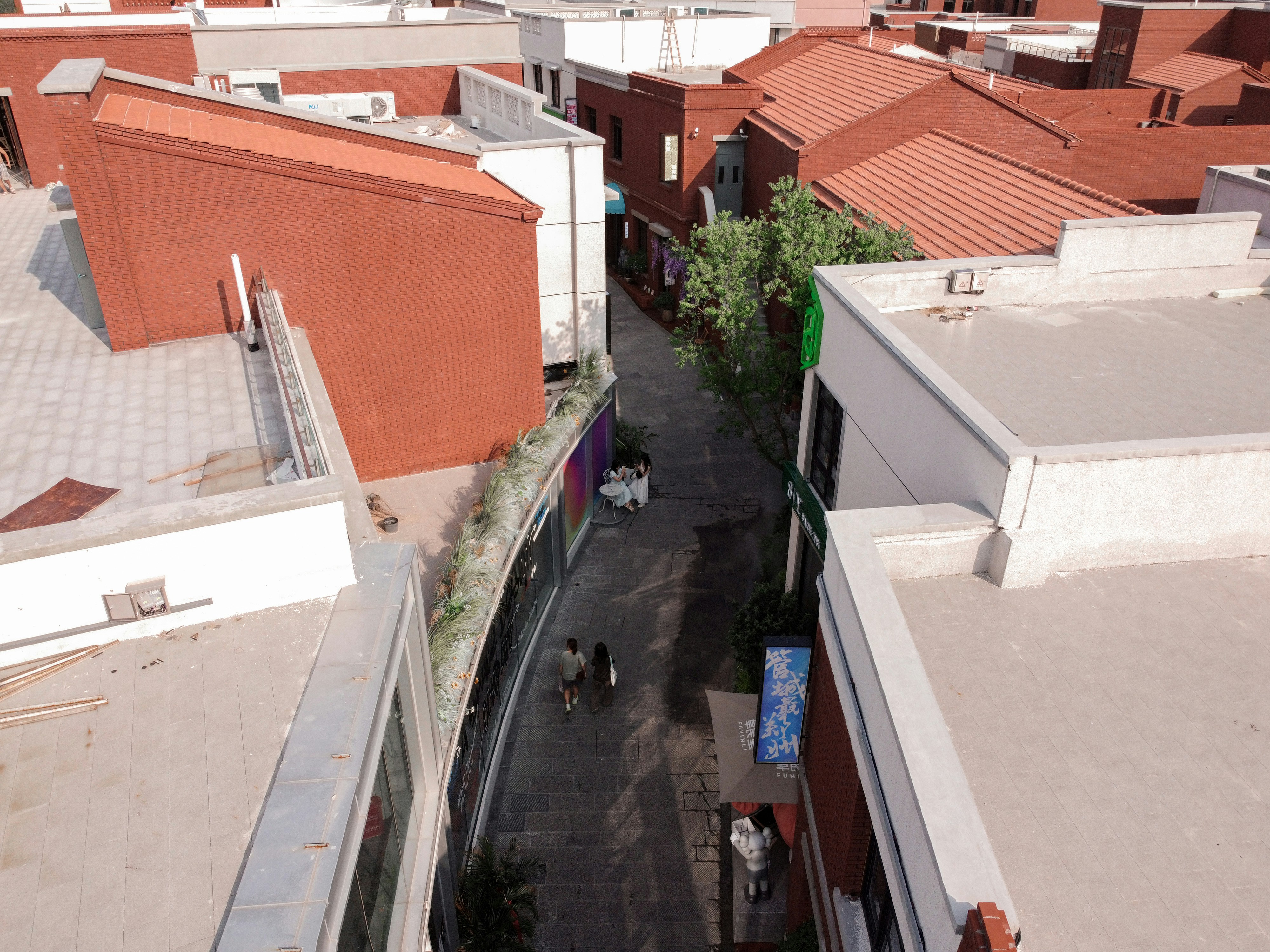 Alleyway Between Rooftops: A Quiet Urban Corridor