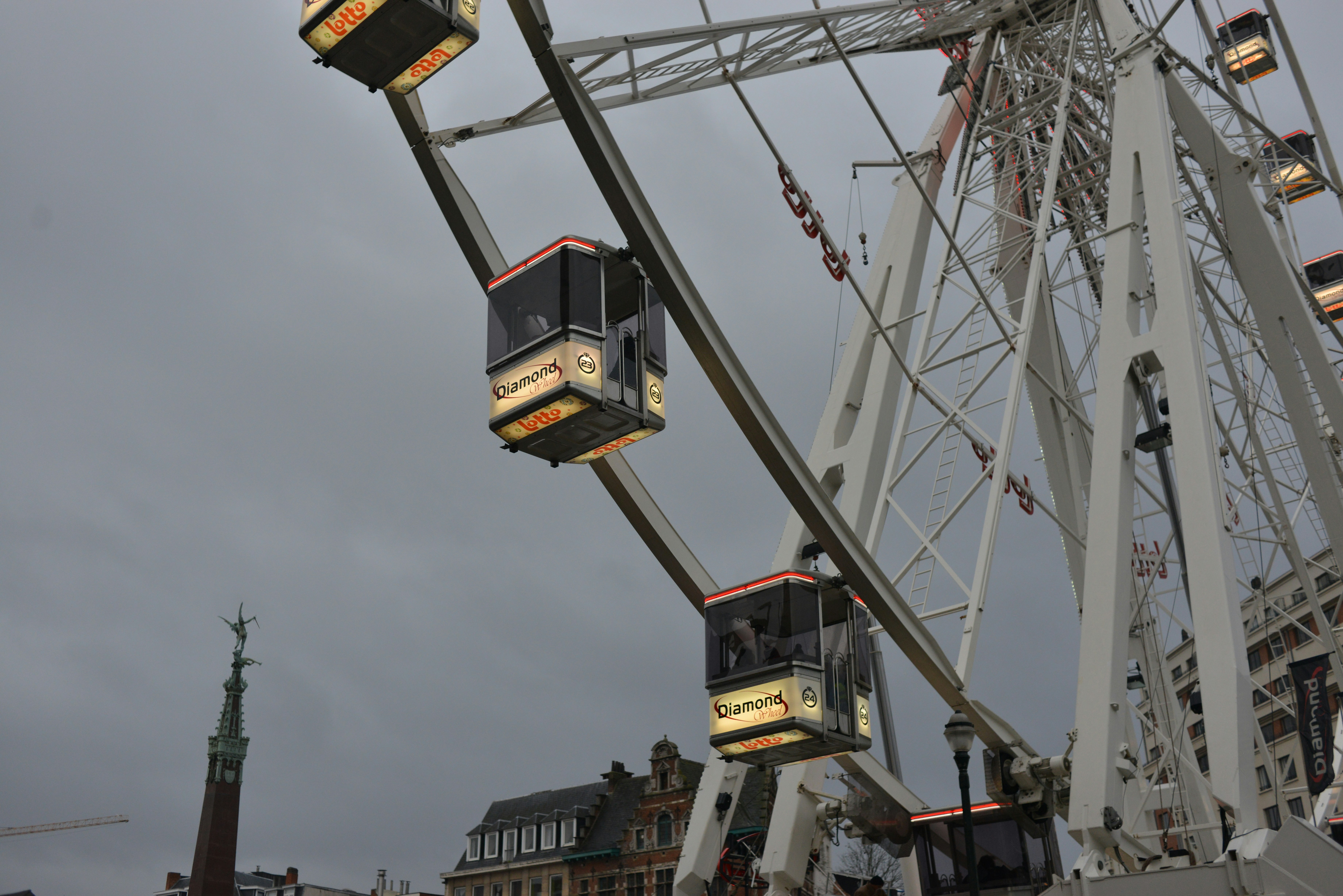 Giant Wheel in Motion: Gondolas Climb the Clockwork Scaffold